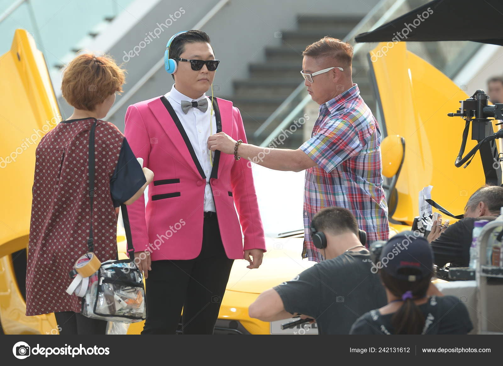 South Korean Rapper Psy Left Talks Hong Kong Director Chin — Stock ...