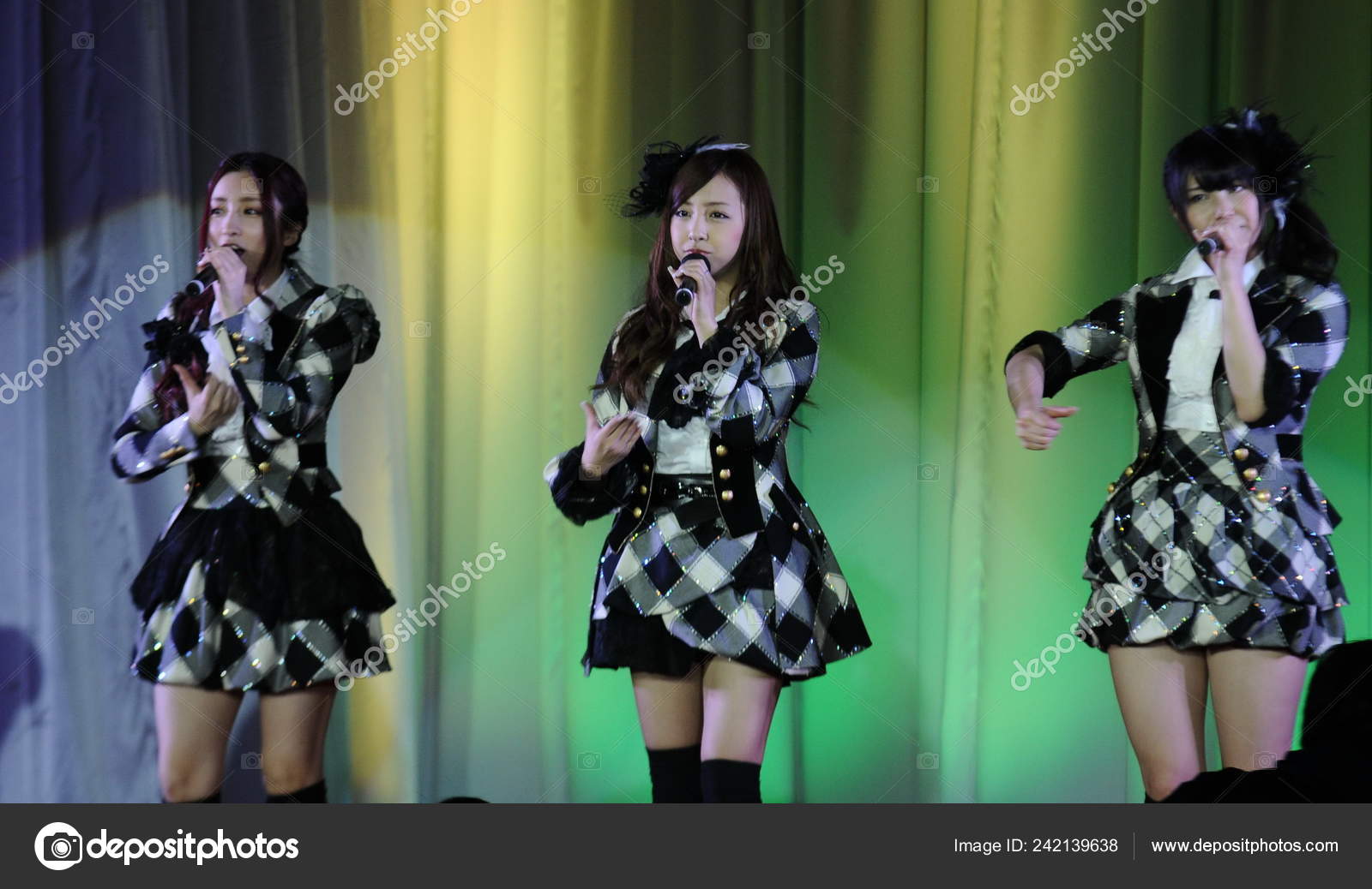 Left Umeda Ayaka Itano Tomomi Yui Yokoyama Japanese Pop Idol — Stock ...