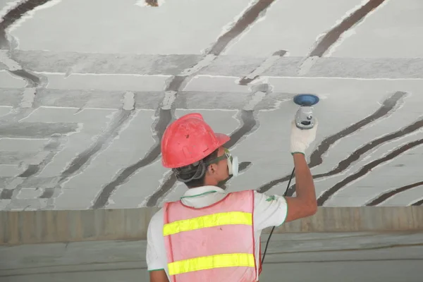 Parapet spray images libres de droit, photos de Parapet spray ...