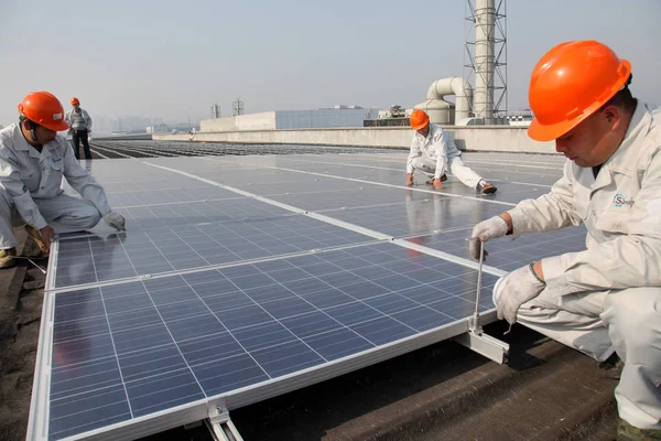 Chinese Workers Install Solar Panels Photovoltaic Power Station Huaian ...