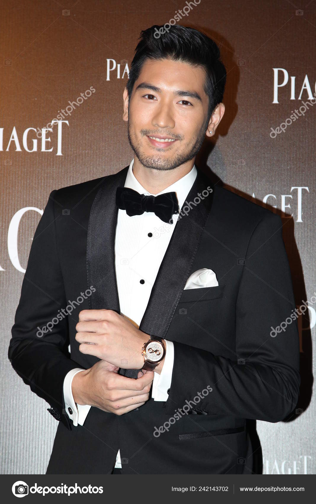 Modelo Actor Taiwanés Godfrey Gao Posa Mientras Llega Banquete Marca ...