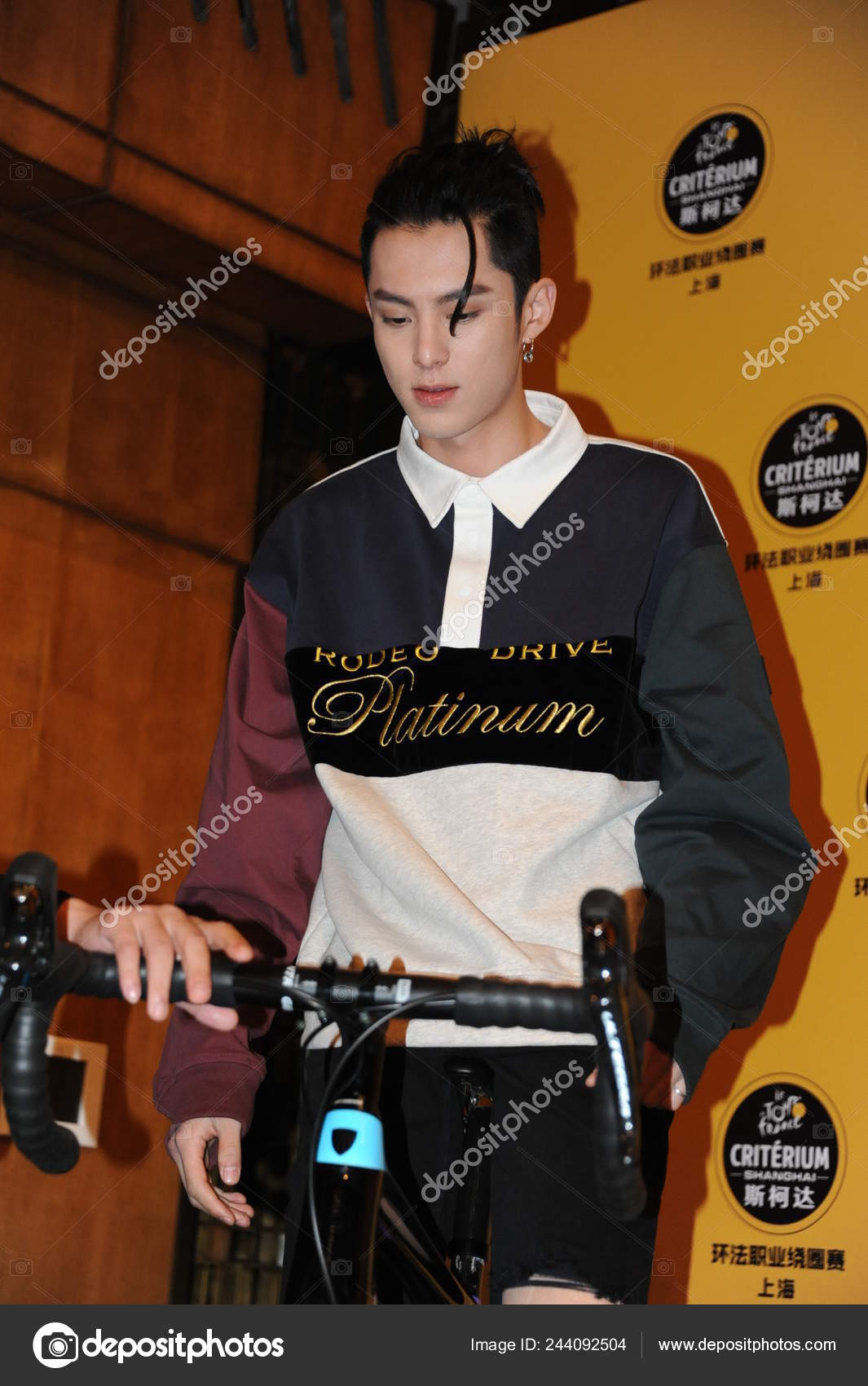 Chinese Actor Dylan Wang Hedi New Lineup Chinese Boy Group — Stock ...