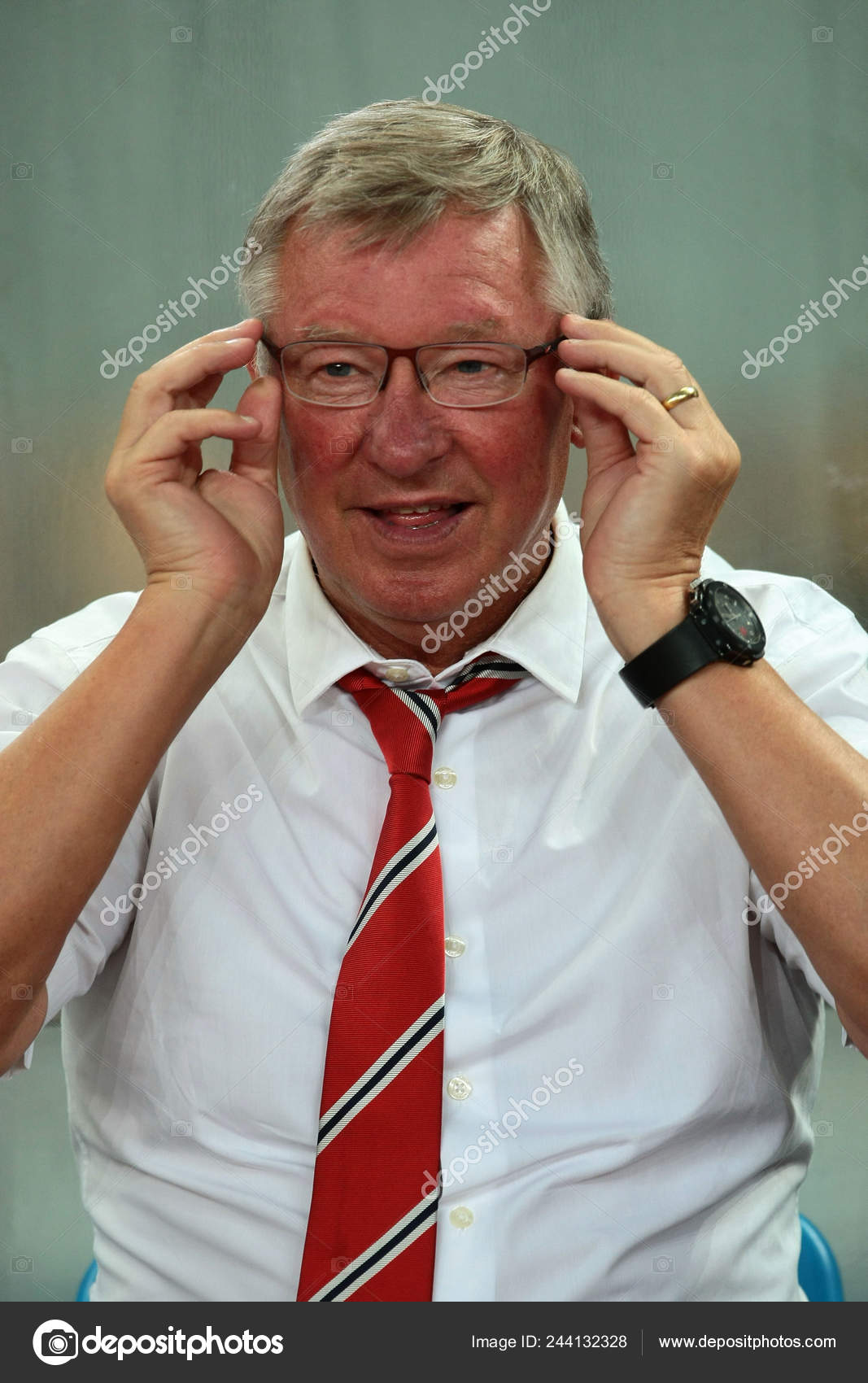 Head Coach Sir Alex Ferguson Manchester United Wears His Glasses ...