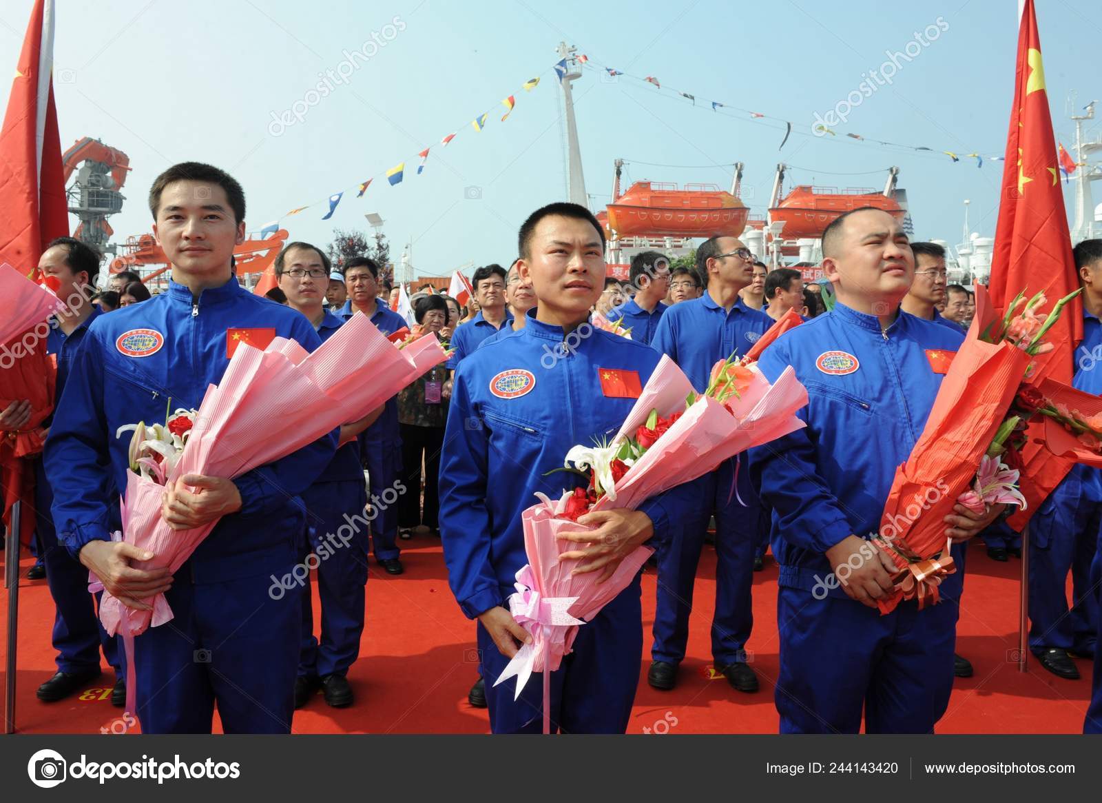 Chinese Staff Members Oceanographic Ship Xiangyanghong Carrying Chinese ...