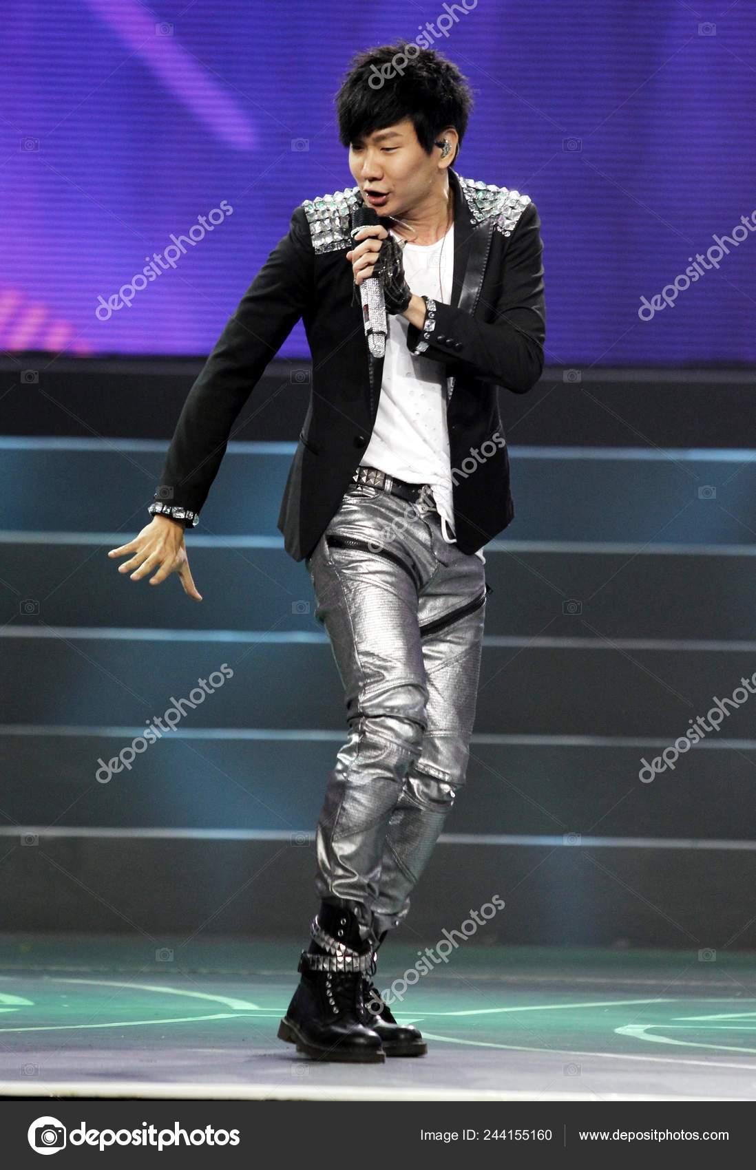 Singaporean Singer Lam Lin Performs Gala London 2012 Olympic Games ...