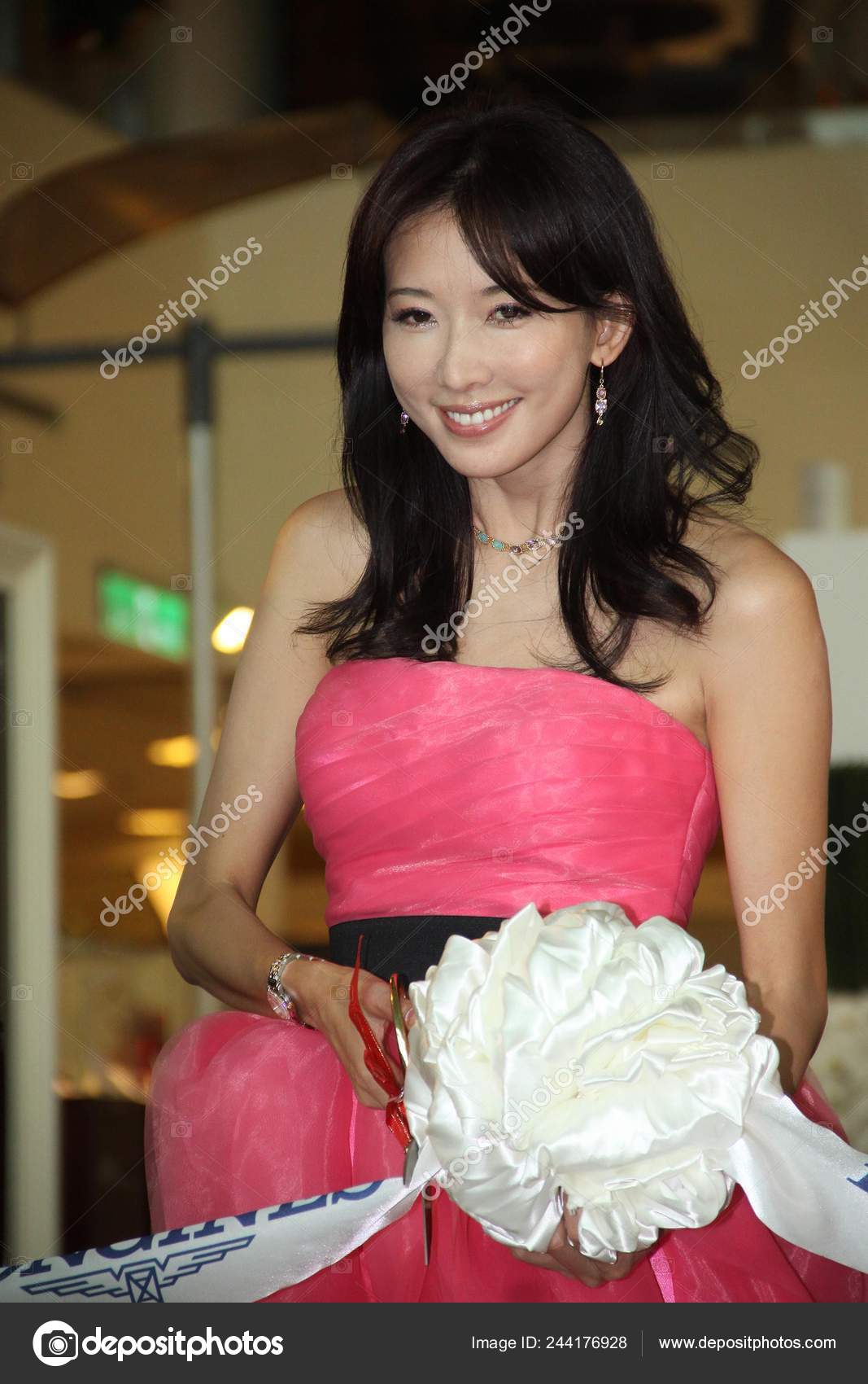 Taiwanese Model Actress Lin Chi Ling Poses Promotional Event Celebrate ...