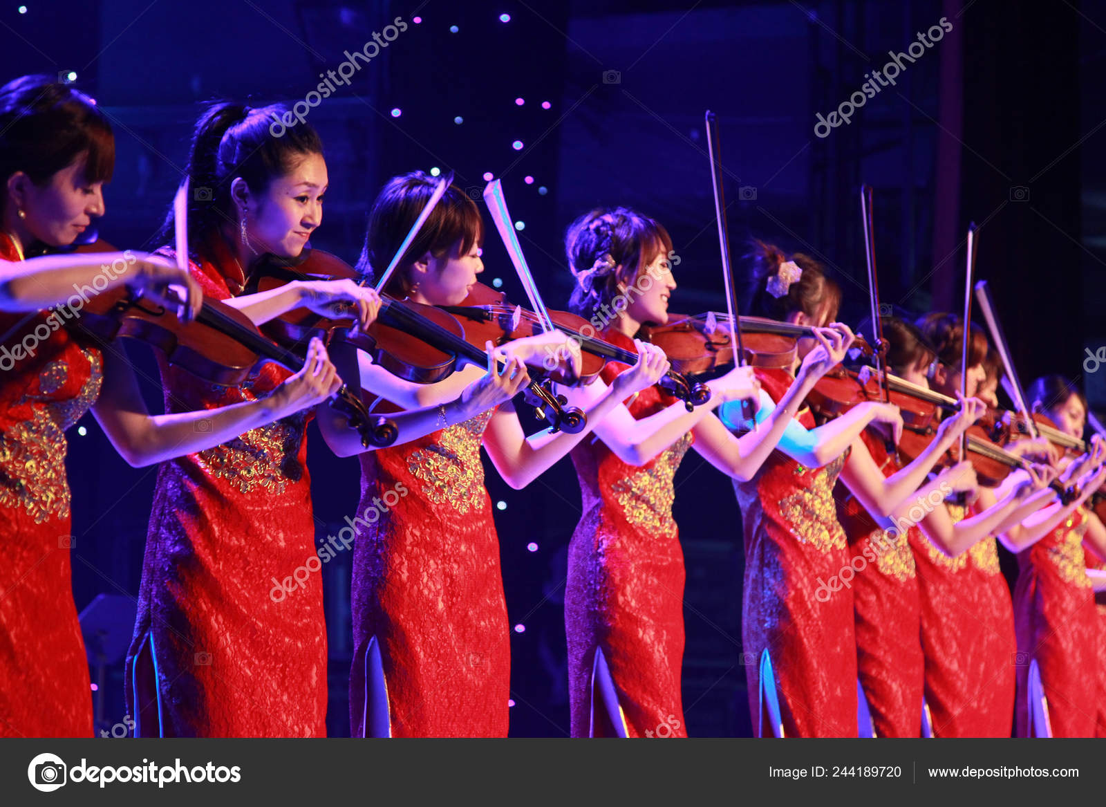 Members Japanese Violin Ensemble Group Chisako Takashima Violinists ...