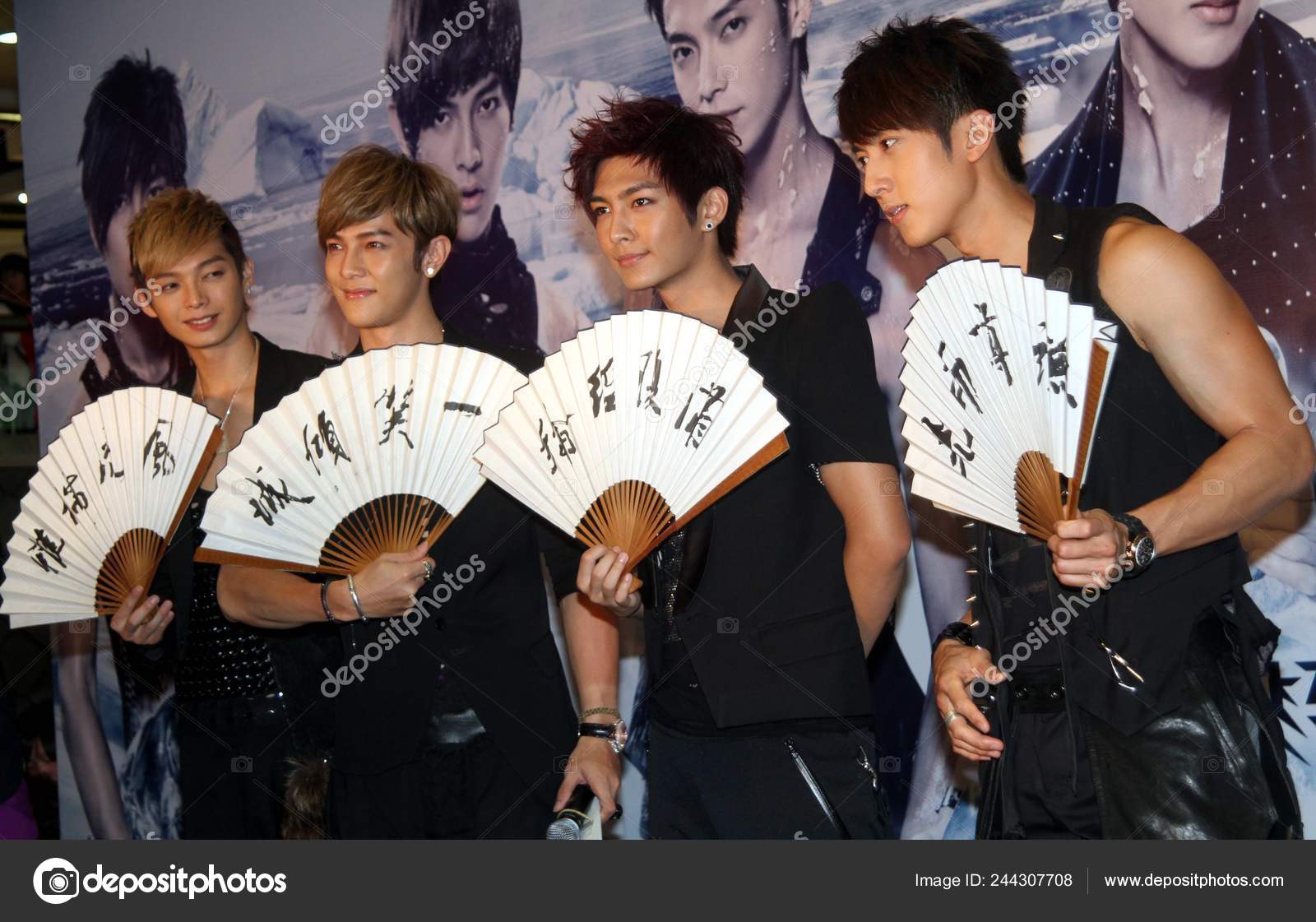 Taiwanese Band Pop Music Group Fahrenheit Poses Photos Press Conference ...