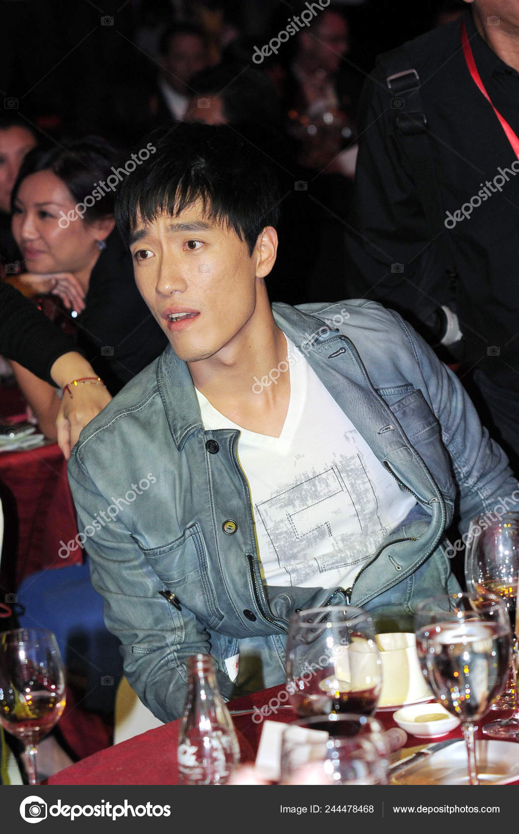 Chinese Star Hurdler Liu Xiang Attends Charity Auction 2011 Gary ...