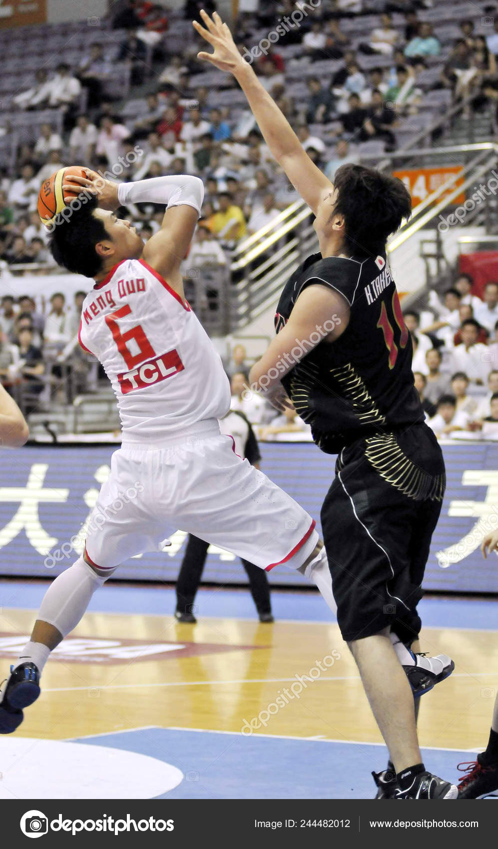 Kosuke Takeuchi Japón Intenta Bloquear Tiro Meng Duo China Durante — Foto editorial de stock ...