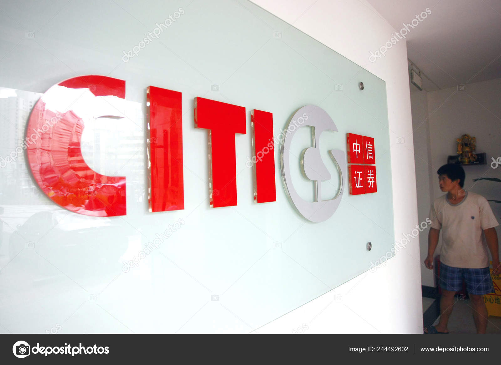 Local Resident Walks Logo Citic Securities Shanghai China September ...