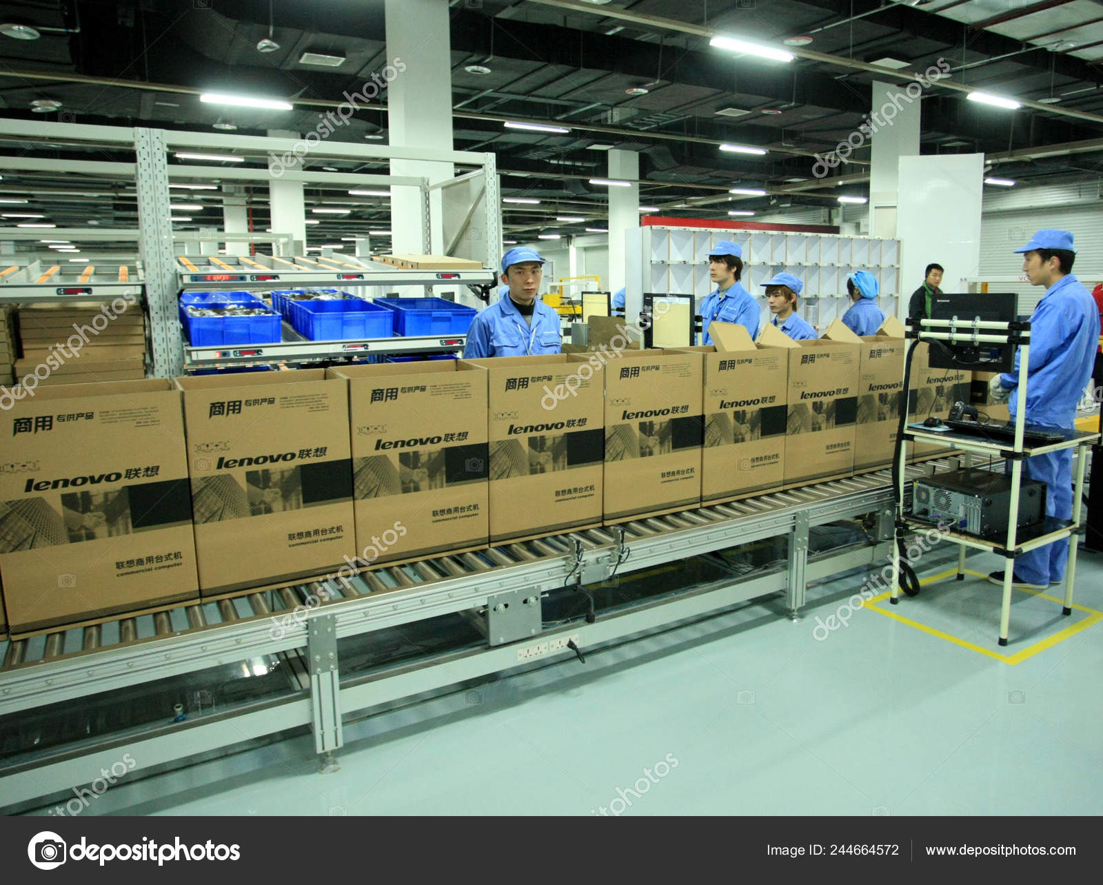 Chinese Workers Pose Production Line Lenovo West China Operation Center ...