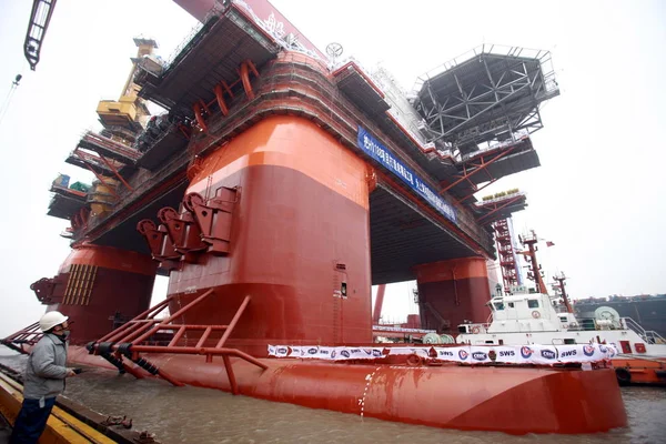 Ultra Deep Water Semi Submersible Drilling Rig Blue Whale Which – Stock ...