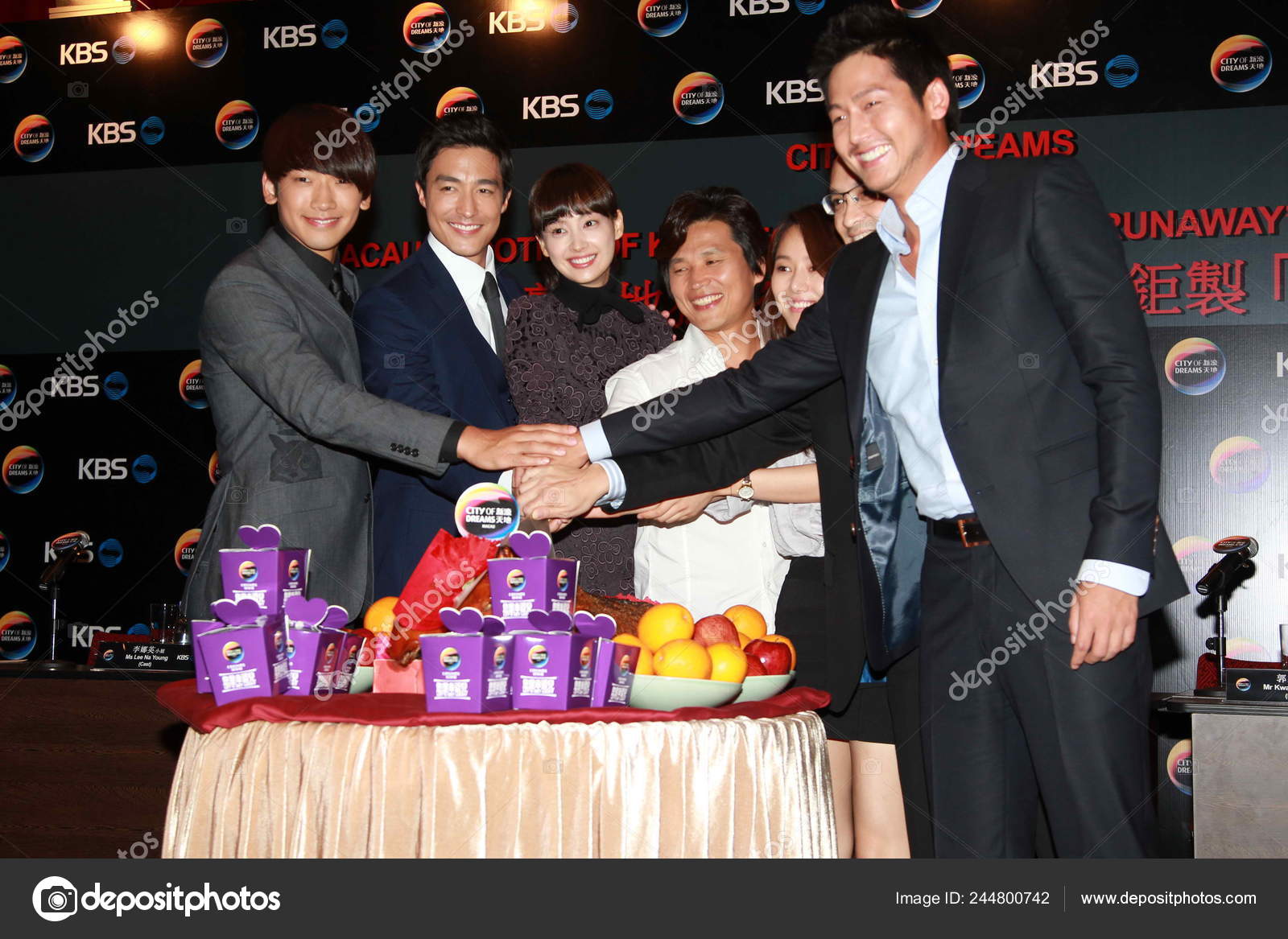 Left South Korean Actors Jung Hoon Known Rain Daniel Henney — Stock ...