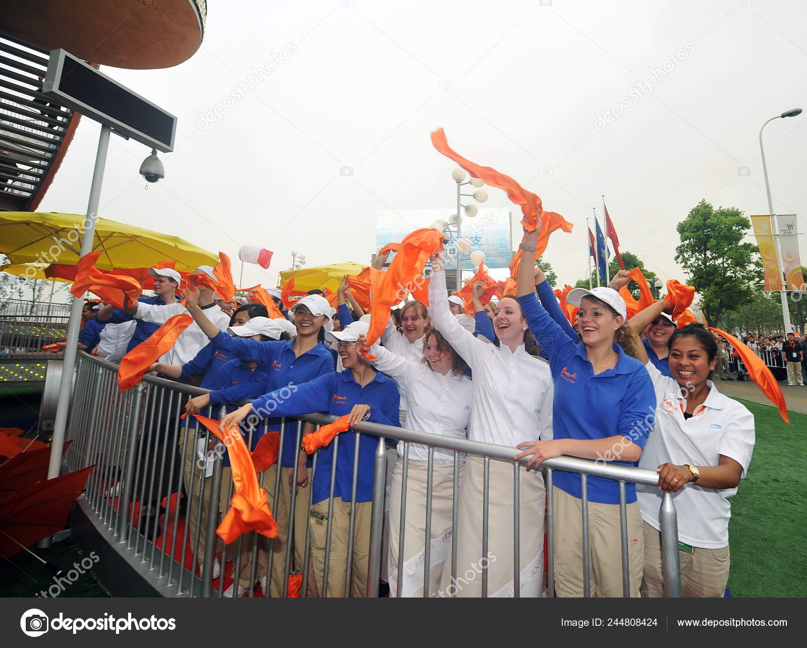 Dutch Pavilion Staff Welcome Duthc Crown Prince Willem Alexander ...