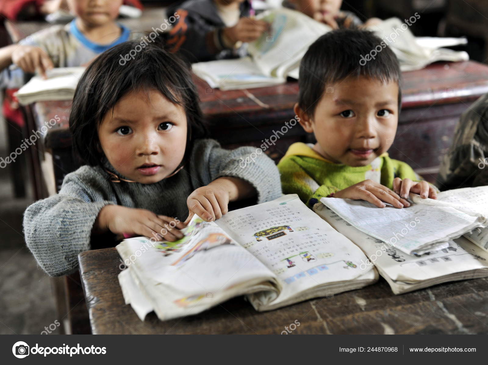 Chinese Pupils Read Textbooks Class Fangqian Primary School Yangmao ...