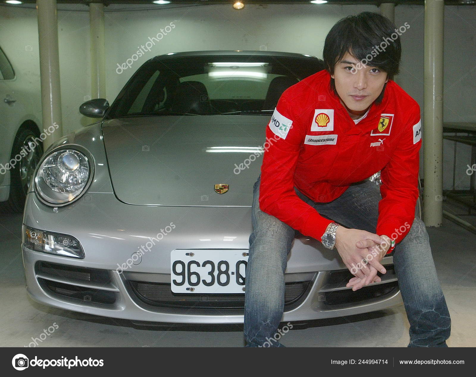 Ator Taiwanês Roy Qiu Posa Durante Uma Entrevista Taipei Taiwan — Foto ...