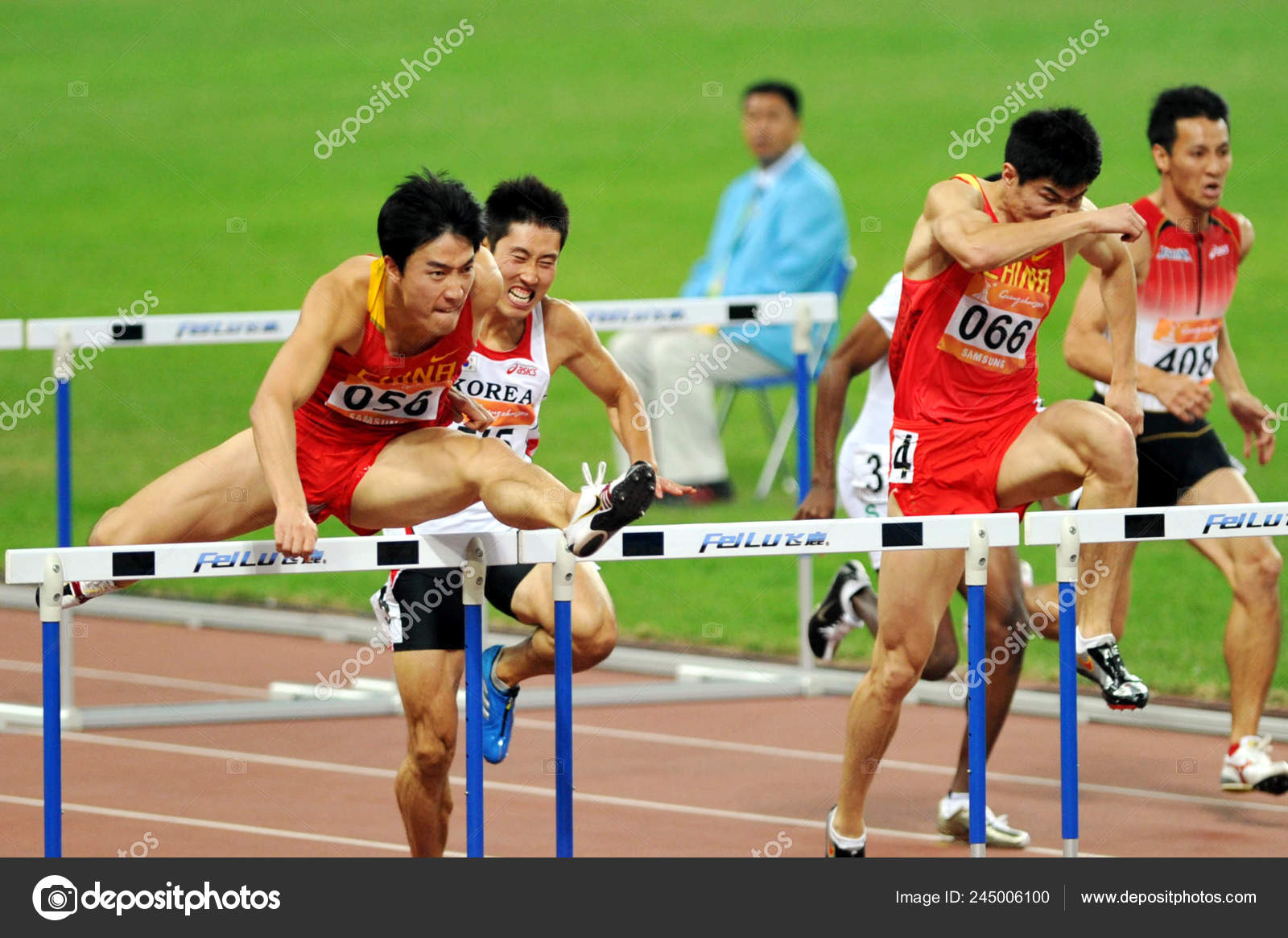 Chinas Star Hurdler Liu Xiang Left Clears Hurdle Mens 110M – Stock ...