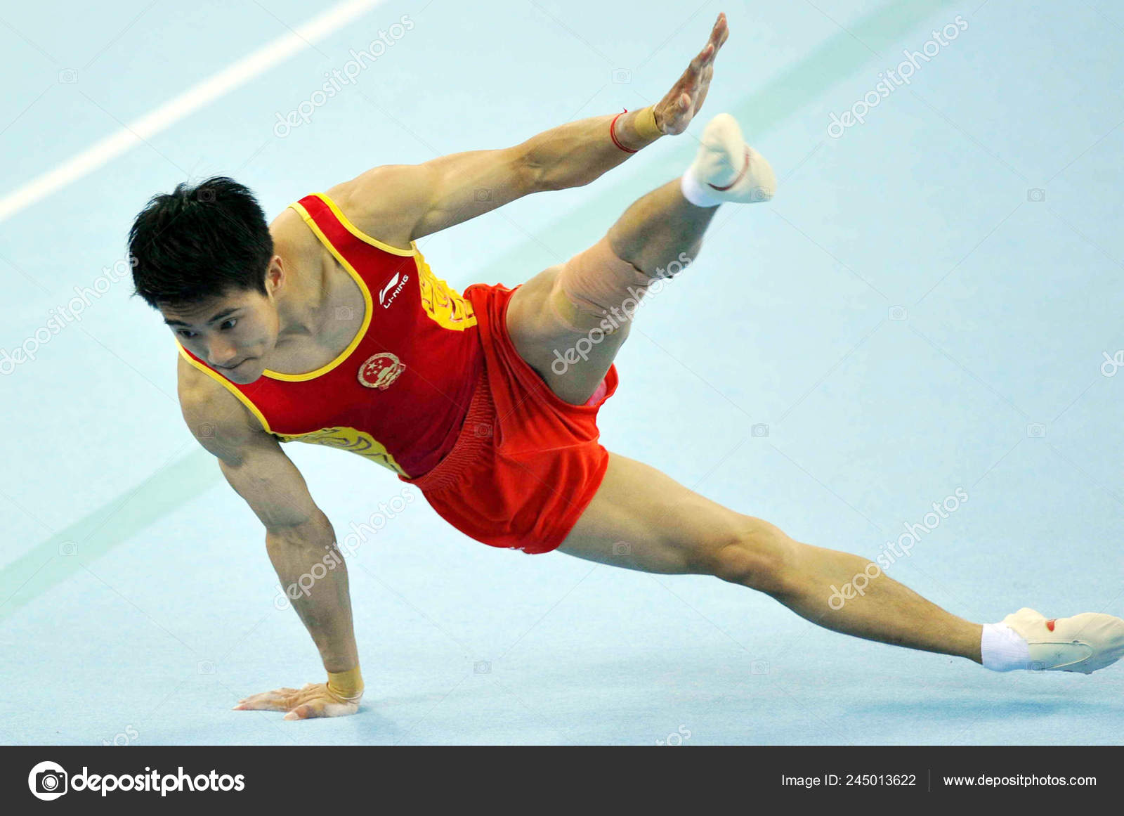 Chinas Teng Haibin Competes Floor Mens Individual All Final 16Th ...