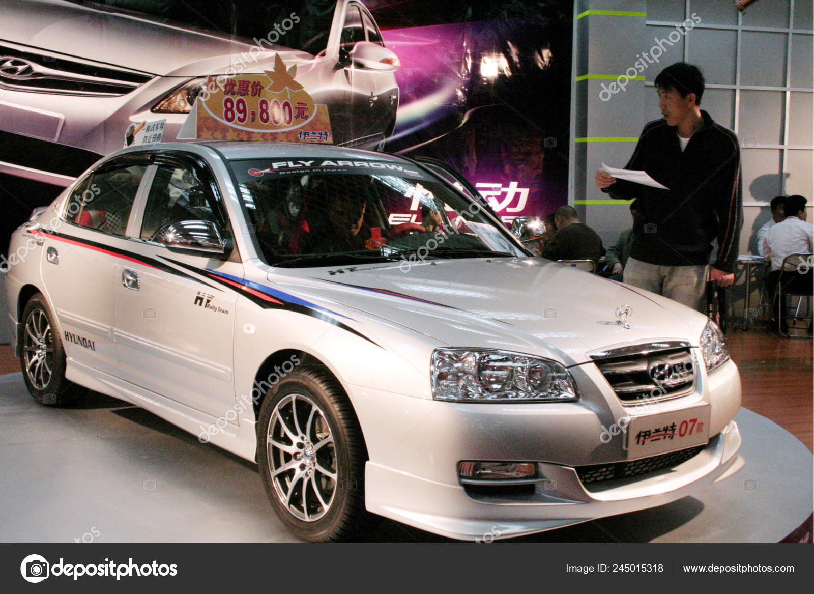 Visitor Looks Hyundai Elantra Auto Show Haikou South Chinas Hainan ...