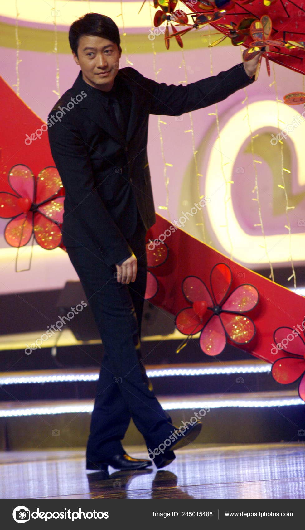 Hong Kong Actor Leon Lai Poses 2009 New Entertainment Charity — Stock ...
