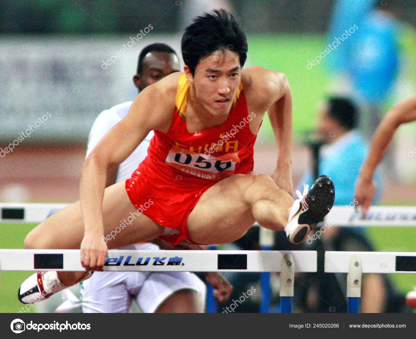 Chinas Star Hurdler Liu Xiang Front Competes Mens 110M Hurdles – Stock ...