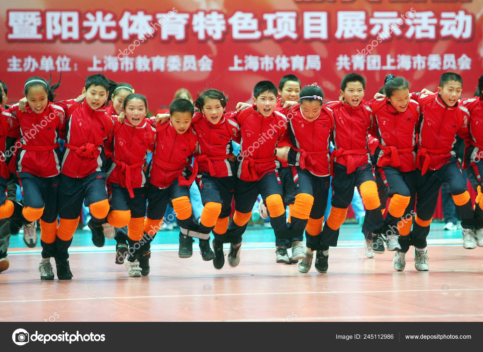 File Chinese Students Compete Teamwork Game Shanghai China January 2010 ...
