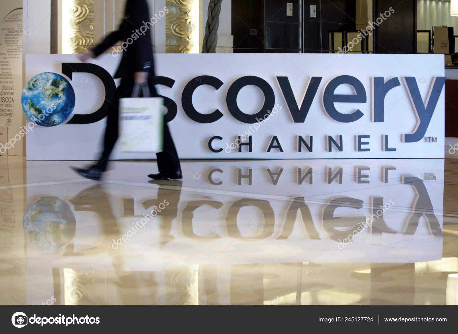 Discovery Communications Logo