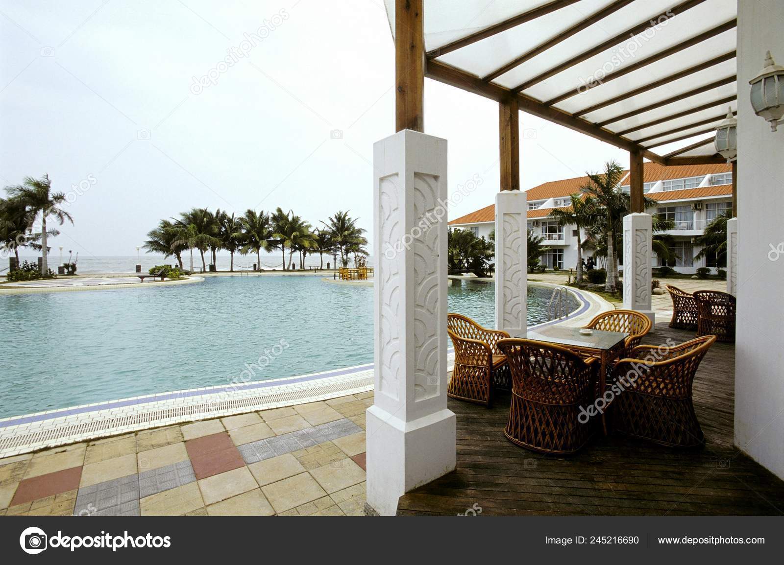 View Swimming Pool Golden Bay Holiday Resort Haikou South Chinas ...