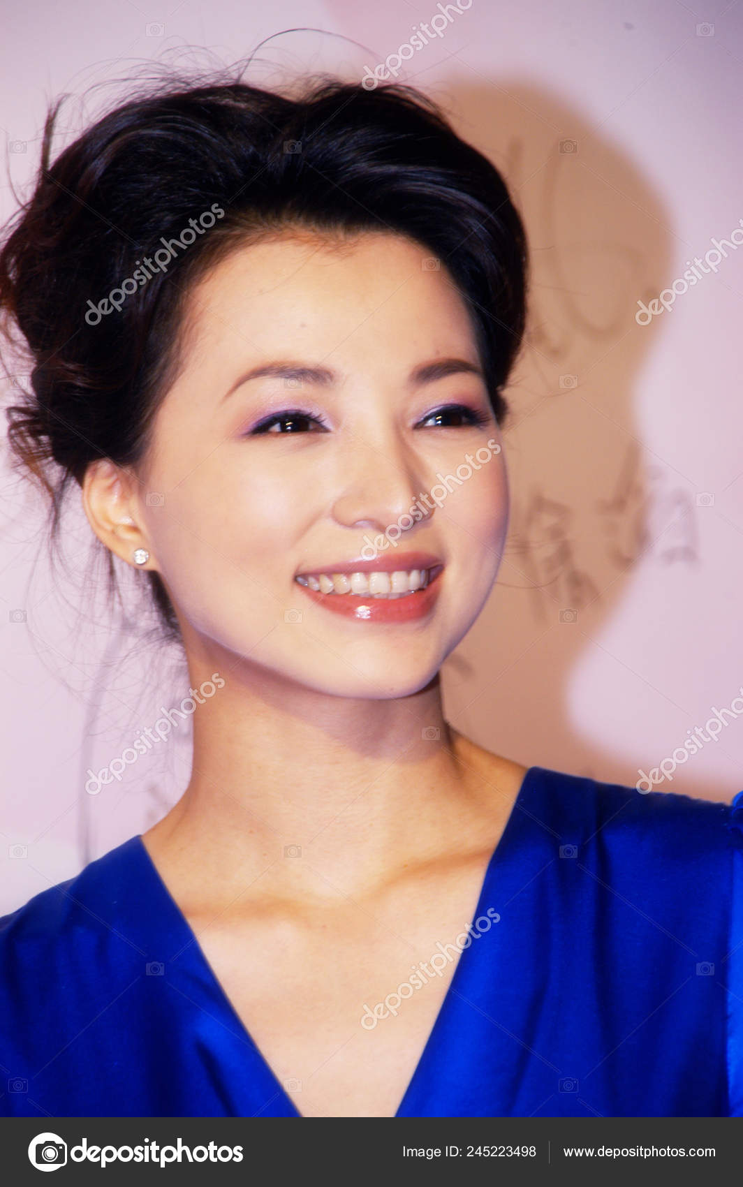 Presentadora China Cctv Dong Qing Durante Evento Shanghái Septiembre 2005 — Foto editorial de ...