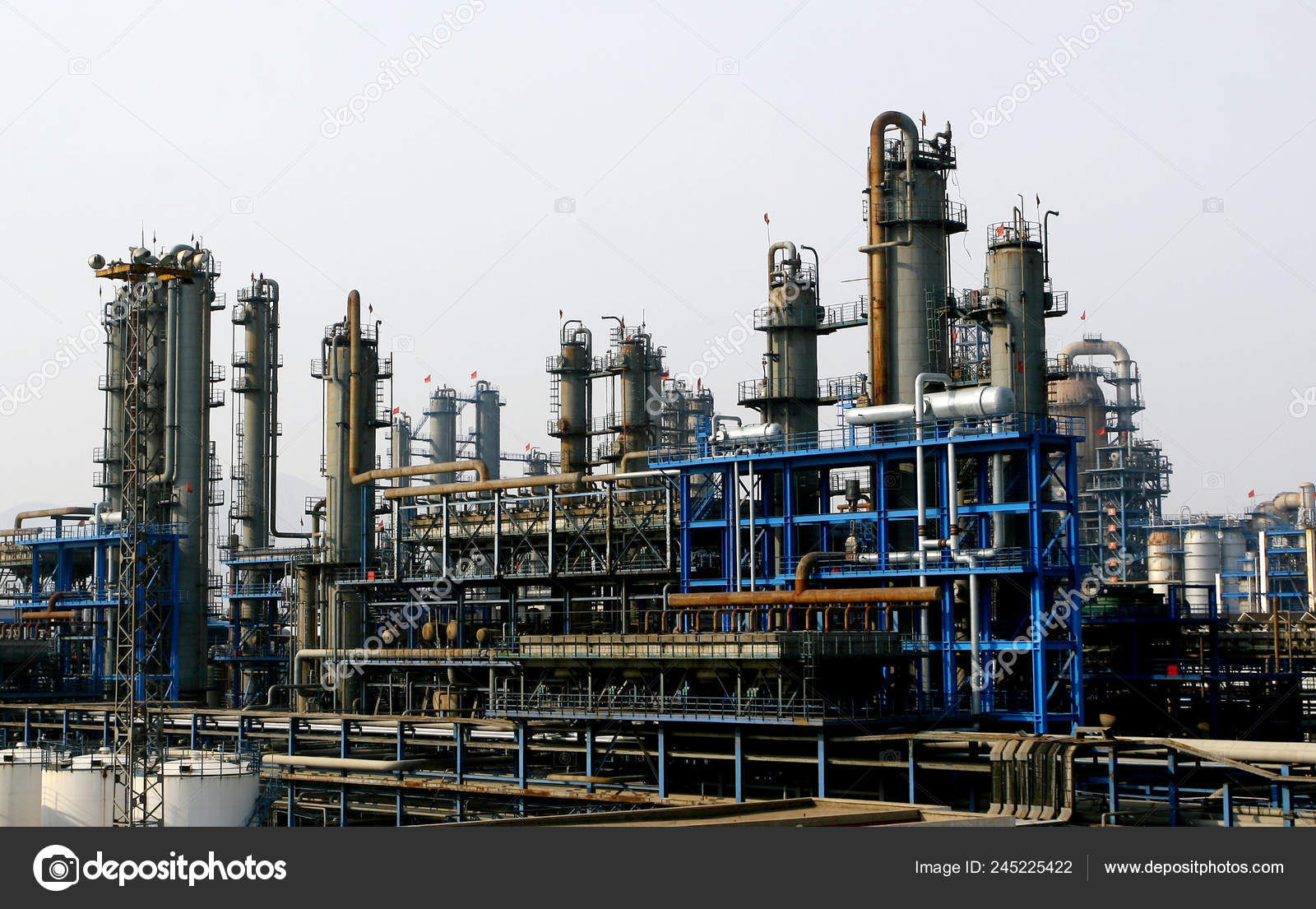 View Oil Refinery Cnpc Lanzhou Chemical Company Subsidiary Cnpc China ...