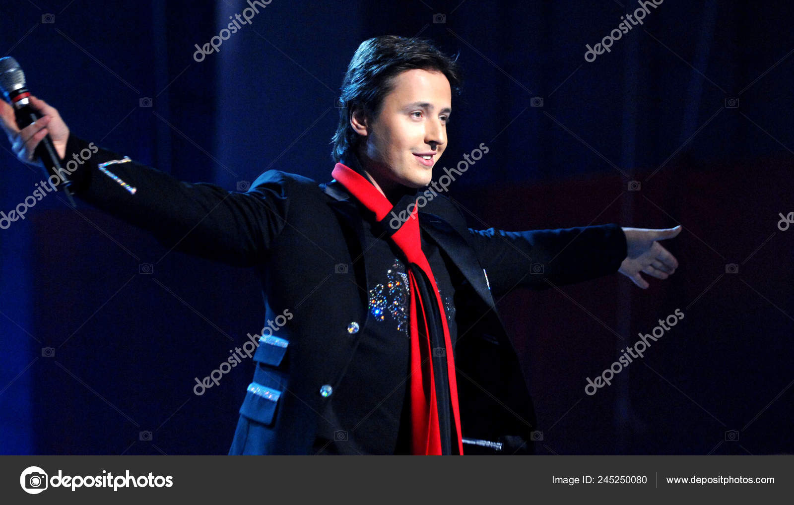 Ρωσίδα Τραγουδίστρια Vitas Γνωστή Για Φωνή Του Δελφινιού Που Εκτελεί ...