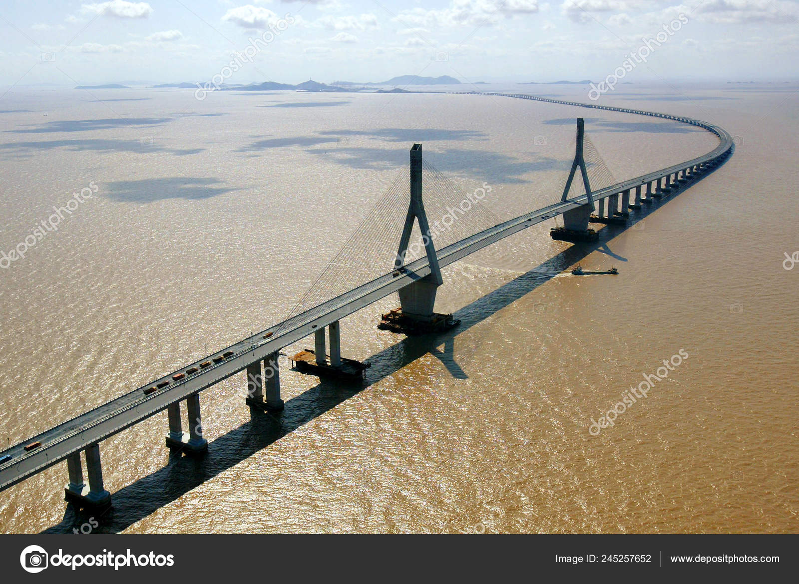View Donghai Bridge Shanghai — Stock Editorial Photo © ChinaImages ...