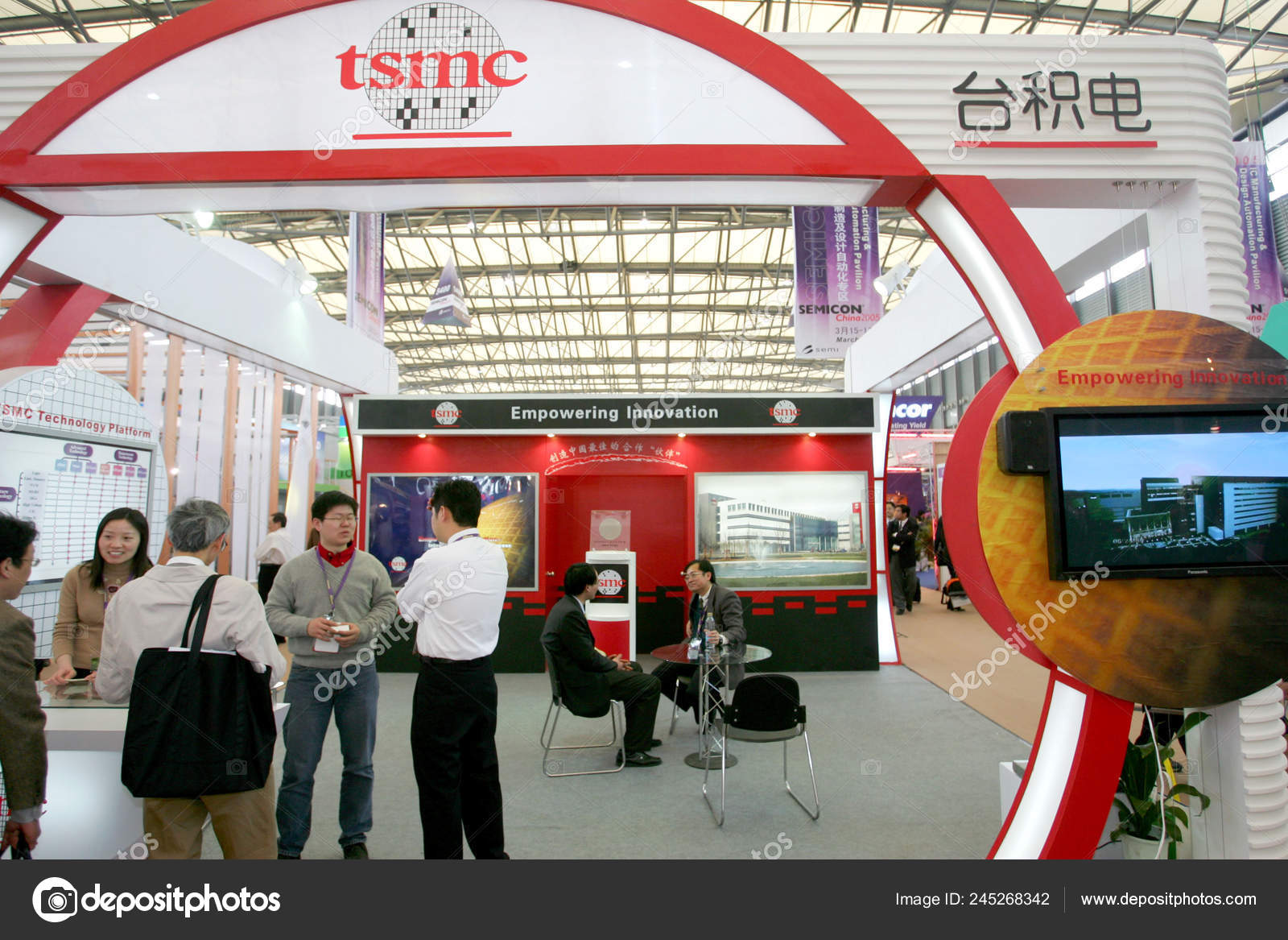Visitors Stand Tsmc Exhibition Shanghai March 2005 – Stock Editorial ...