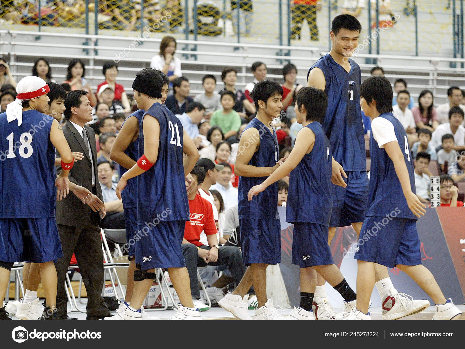 Chinese Nba Star Yao Ming Second Right Taiwan Celebrity Team – Stock ...