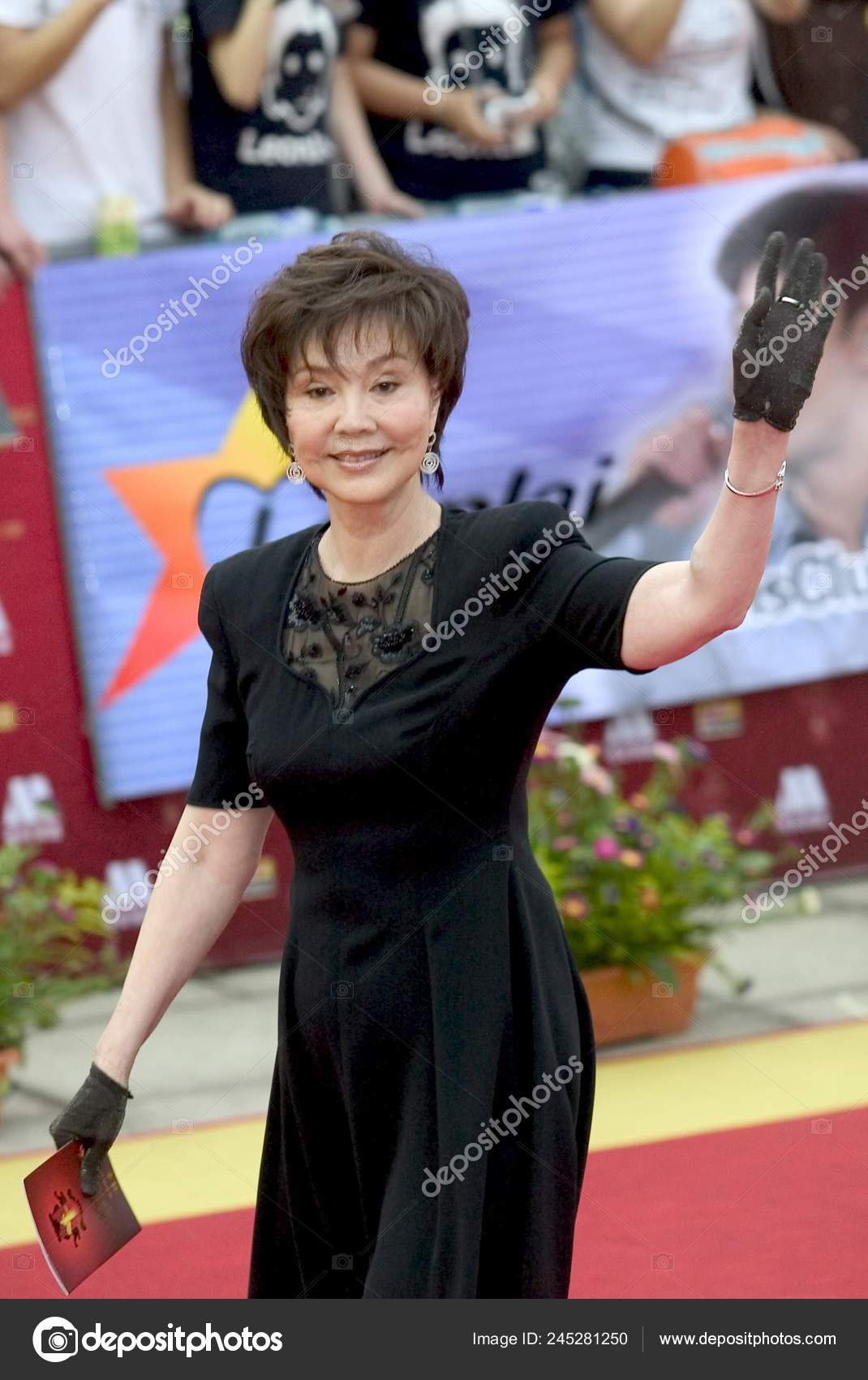 Chinese Actress Gui Yalei Poses Red Carpet 12Th Annual Hua – Stock ...