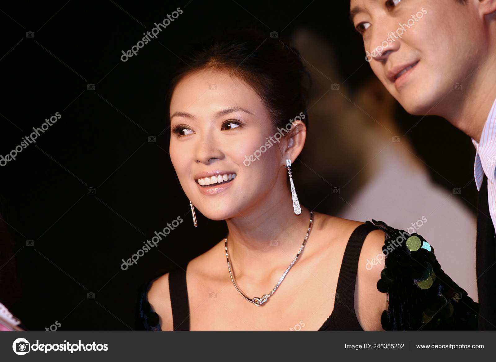 Chinese Actress Zhang Ziyi Hong Kong Actor Singer Leon Lai — Stock ... Chinese Actress Zhang Ziyi Hong Kong Actor Singer Leon Lai — Stock ...