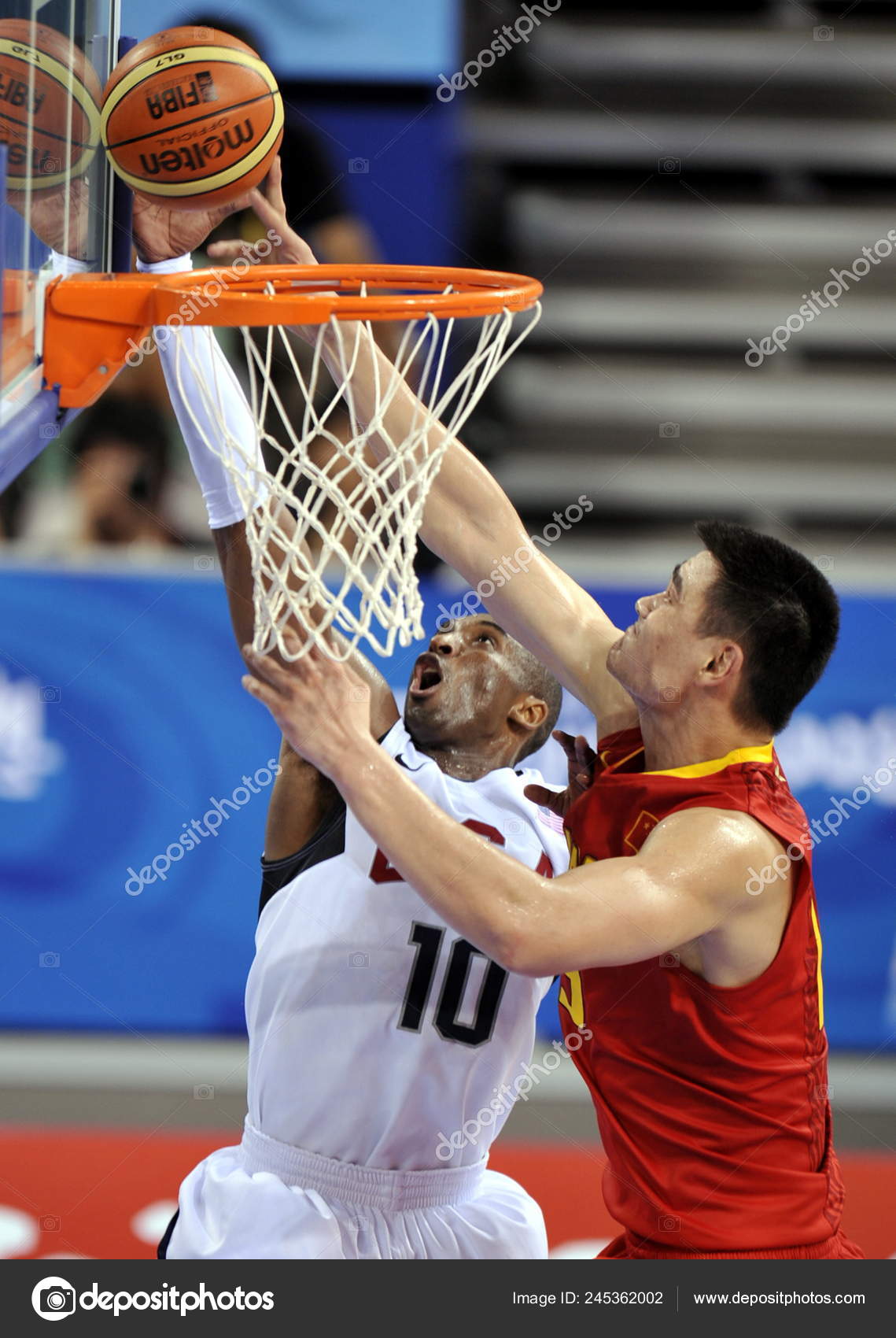 Kobe Bryant Blocks Yao Ming Kobe Bryant Los Angeles Lakers Yao Ming