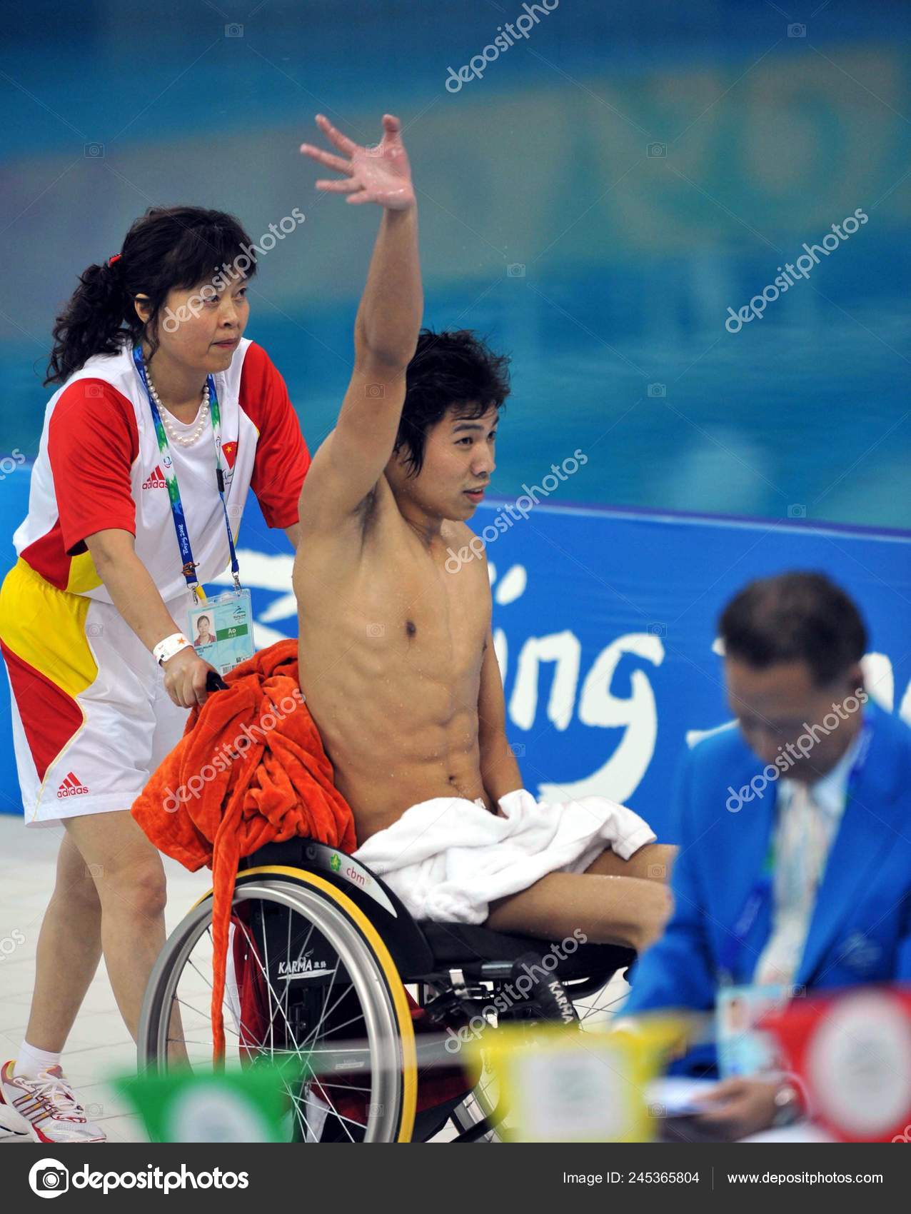 Chinas Jianping Celebrates Winning Gold Medal Mens 100 Meters Freestyle ...