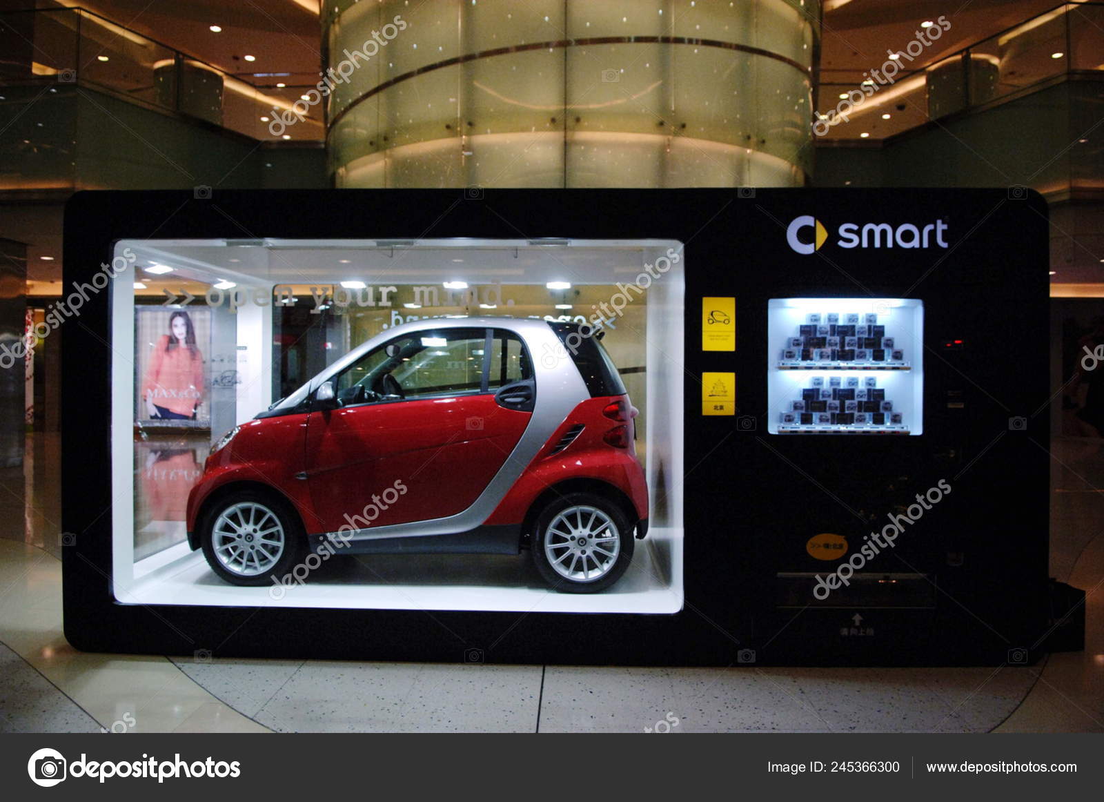 Smart Fortwo Seen Exhibited Vending Machine Shaped Showcase Shopping ...