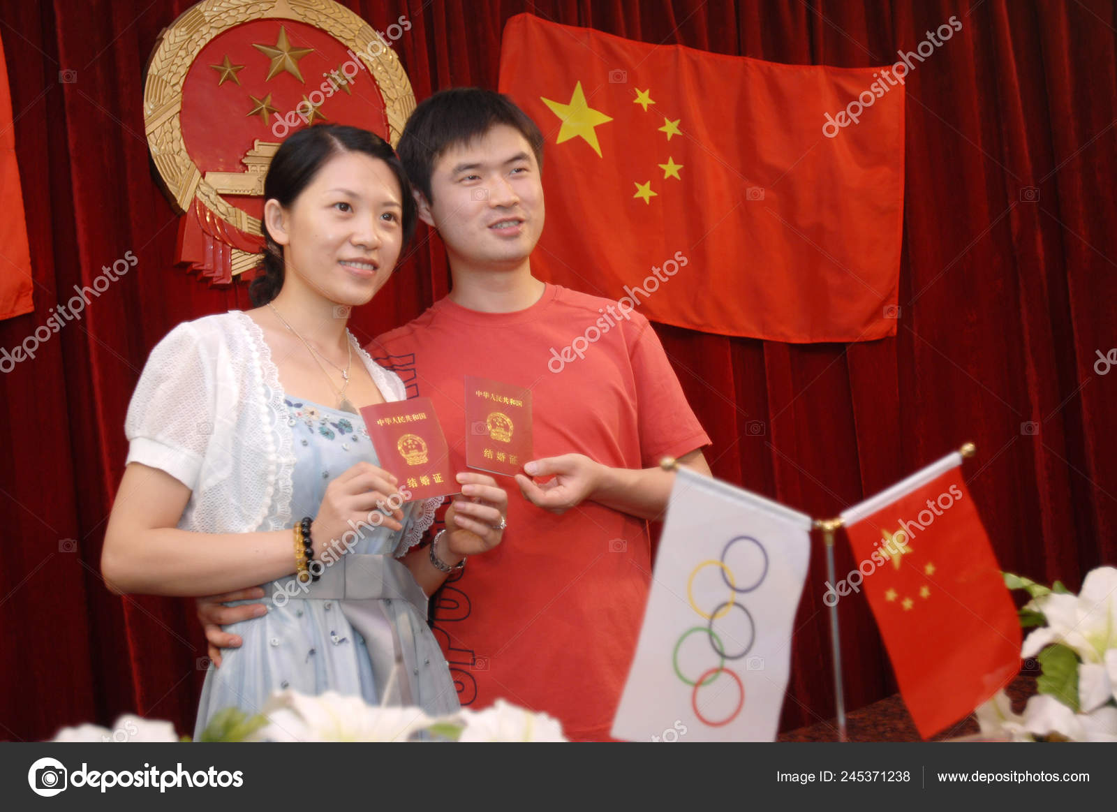 Couple Newlywed Pose Marriage Certificates Marriage Registry Office ...