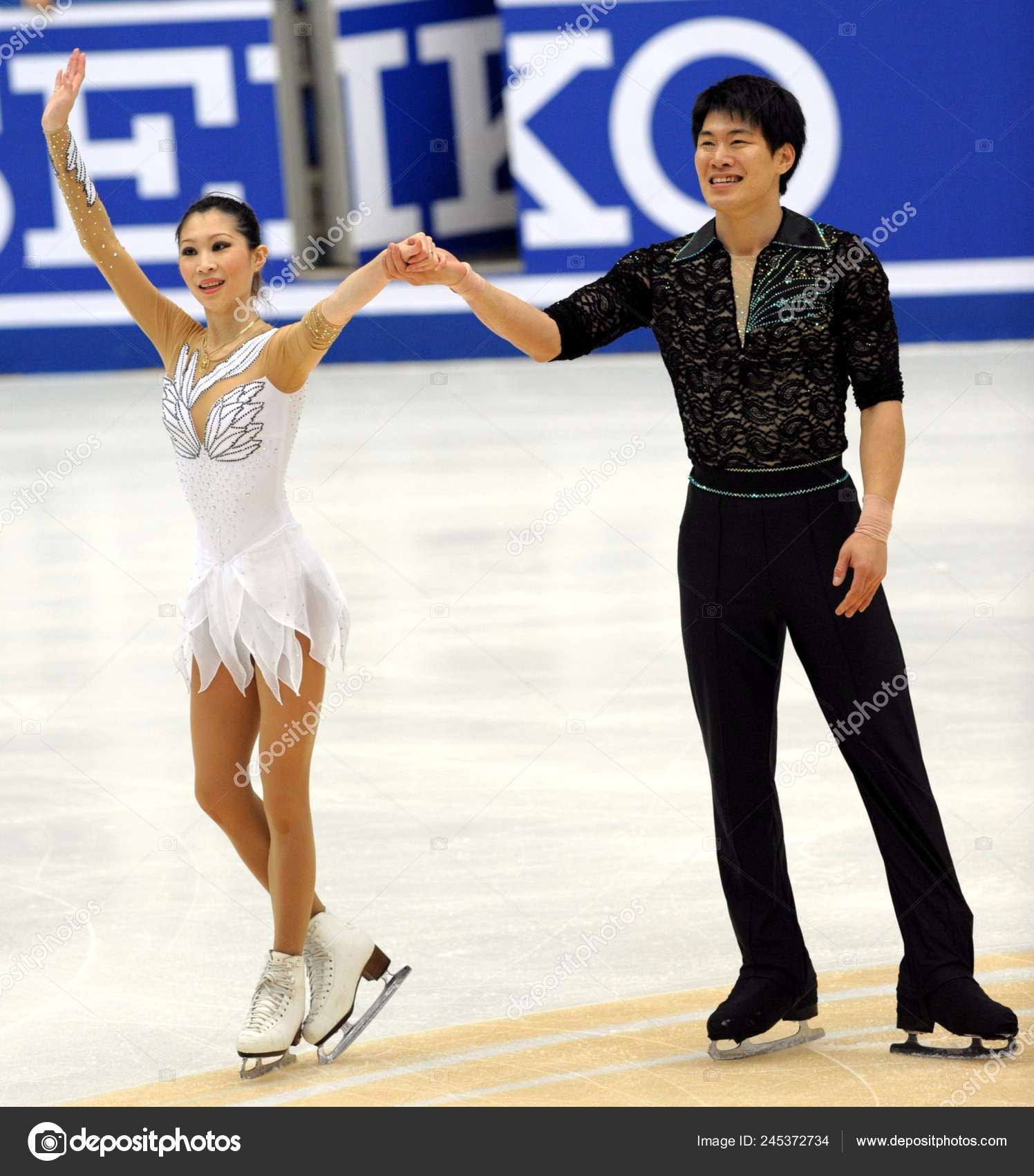 Zhang Dan Left Zhang Hao China Perform Pairs Short Program – Stock ...