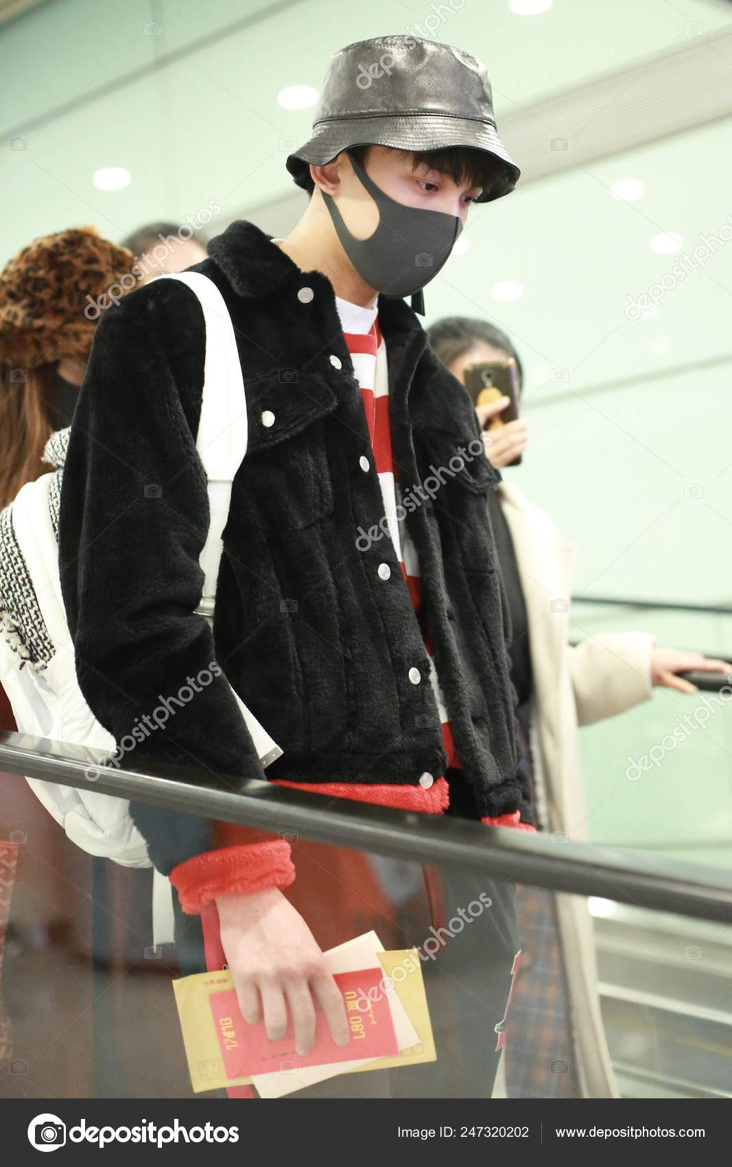 Chinese Actor Leo Lei Known Nation's Little Brother China Arrives ...