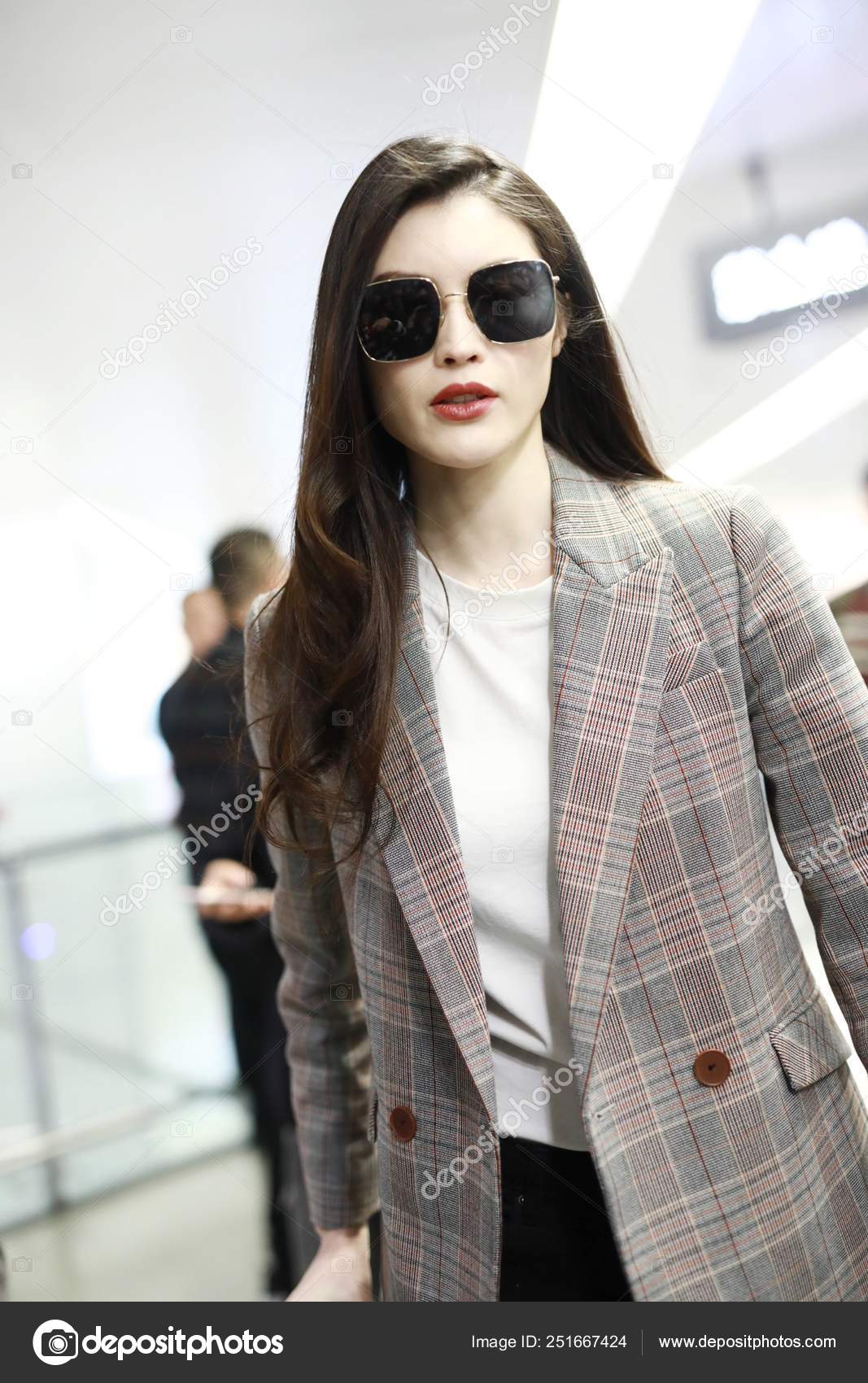 CHINA SHANGHAI SUPERMODEL HE SUI — Stock Editorial Photo © ChinaImages ...