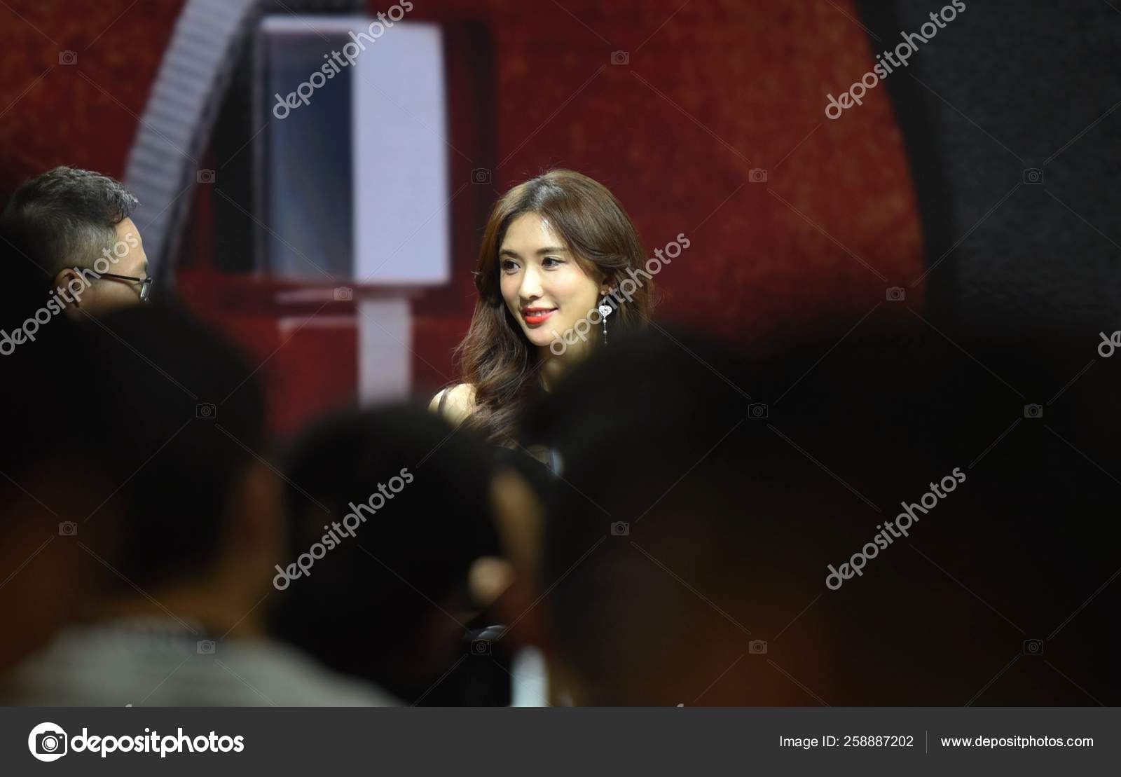 Actriz Taiwanesa Lin Chi Ling Asiste Evento Lanzamiento Volvo Vc40 ...