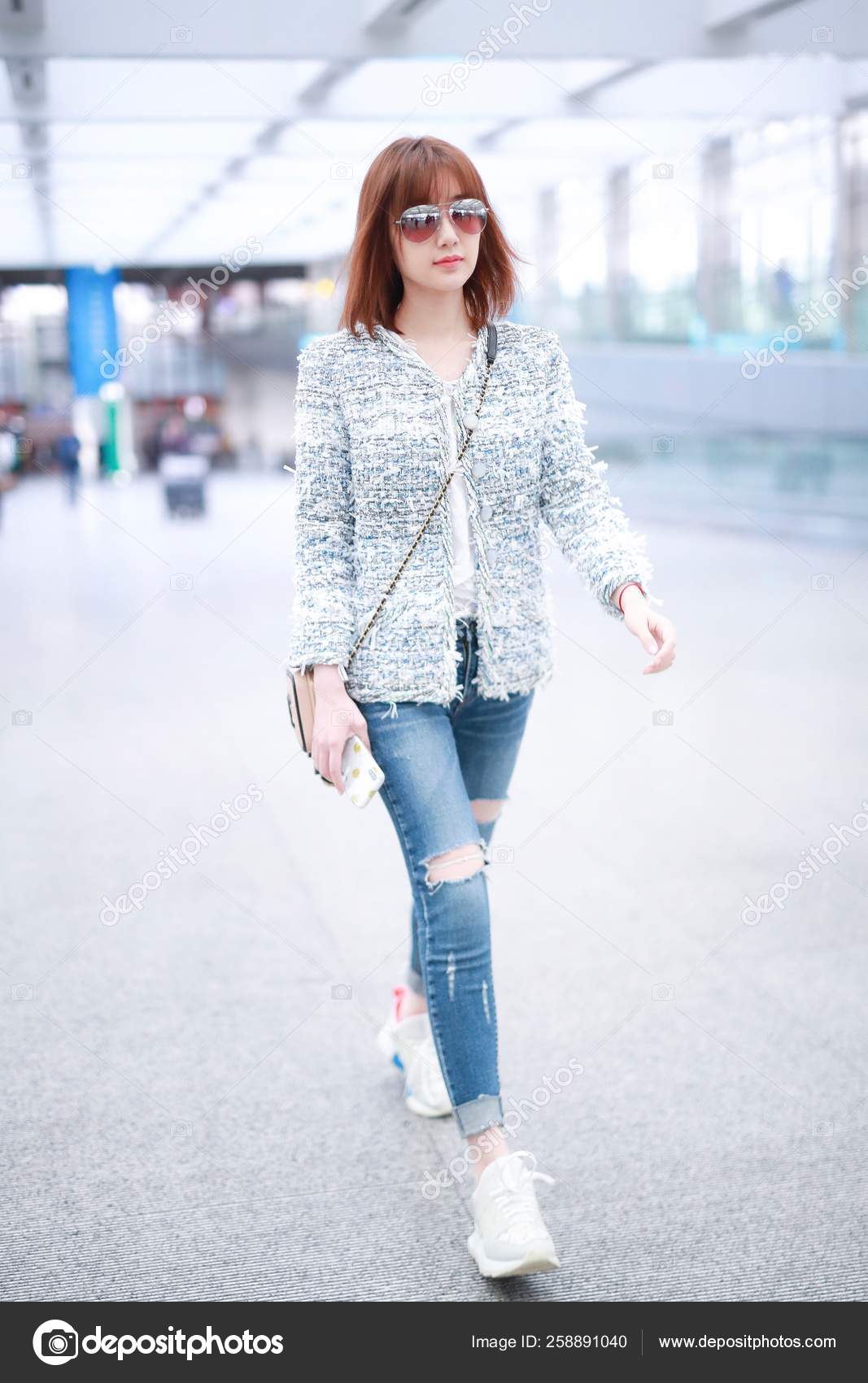 Chinese Actress Mao Xiaotong Also Known Rachel Momo Arrives Beijing ...