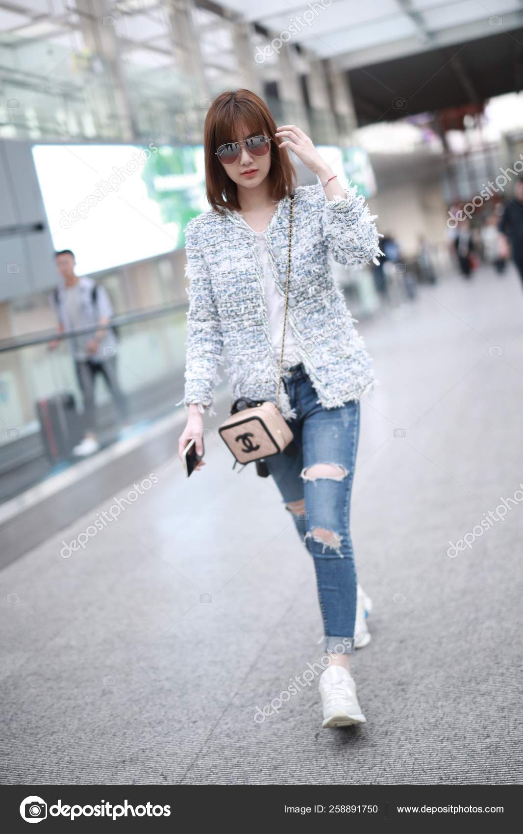 Chinese Actress Mao Xiaotong Also Known Rachel Momo Arrives Beijing ...