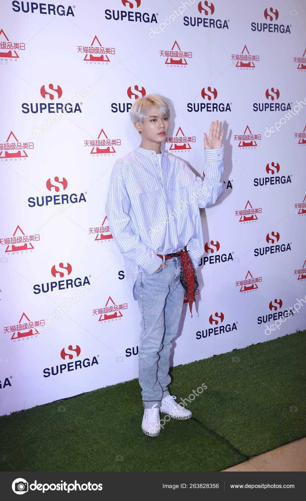 CHINA SHANGHAI LIN YANJUN — Stock Editorial Photo © ChinaImages #263828356