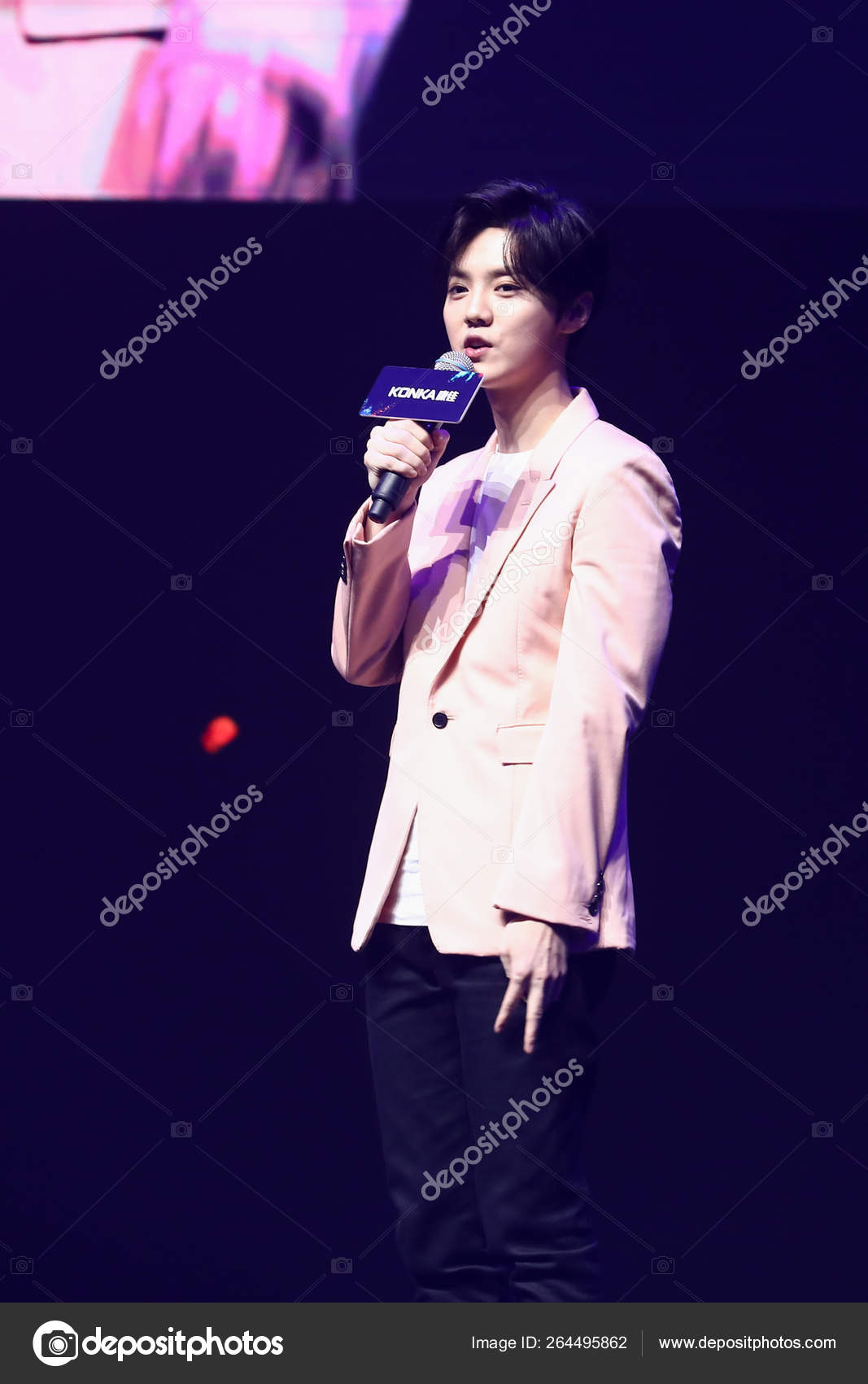 Chinese Singer Actor Han Attends Promotional Event Konka Beijing China ...