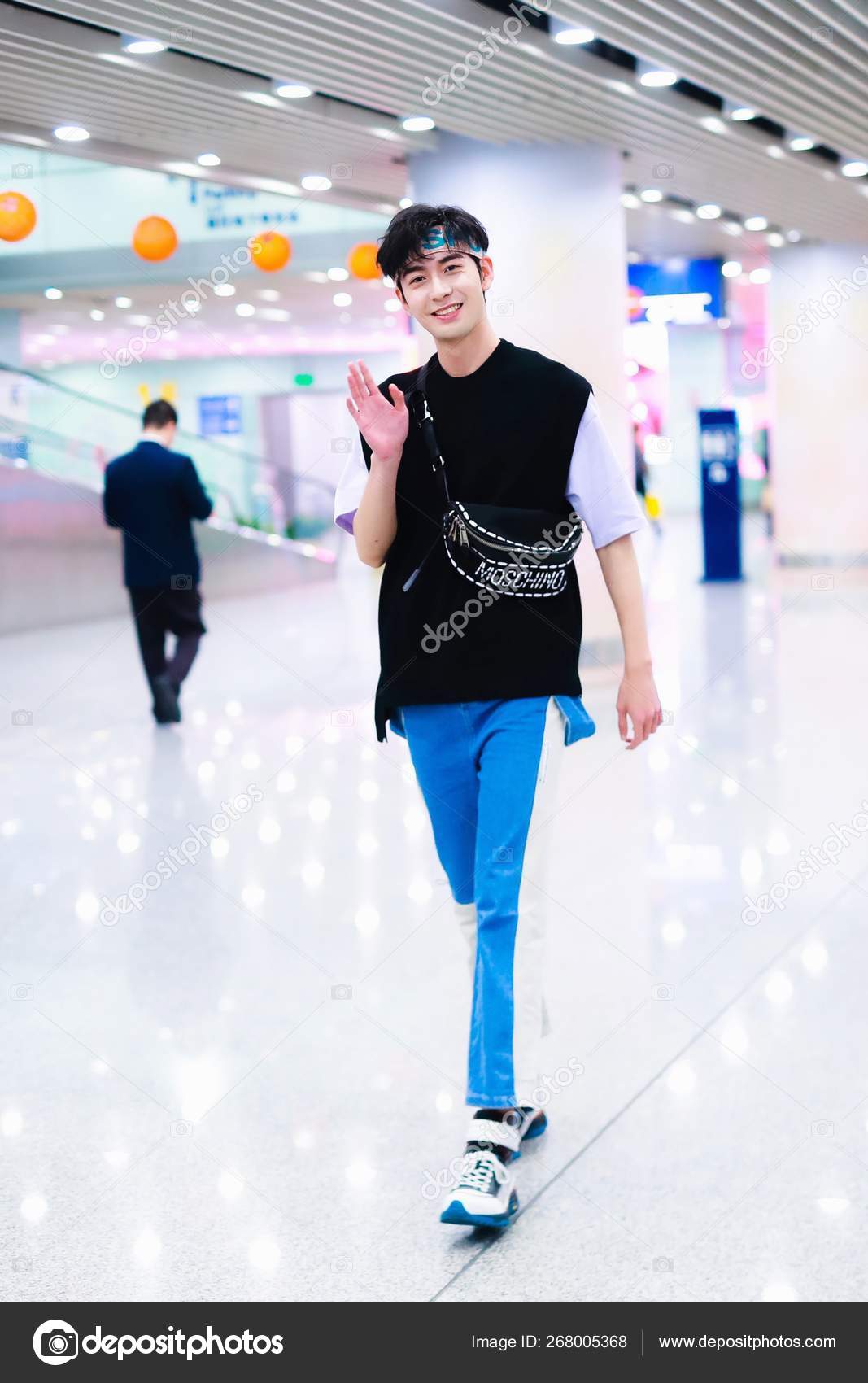 Chinese Actor Chen Xingxu Arrives Beijing Capital International Airport ...